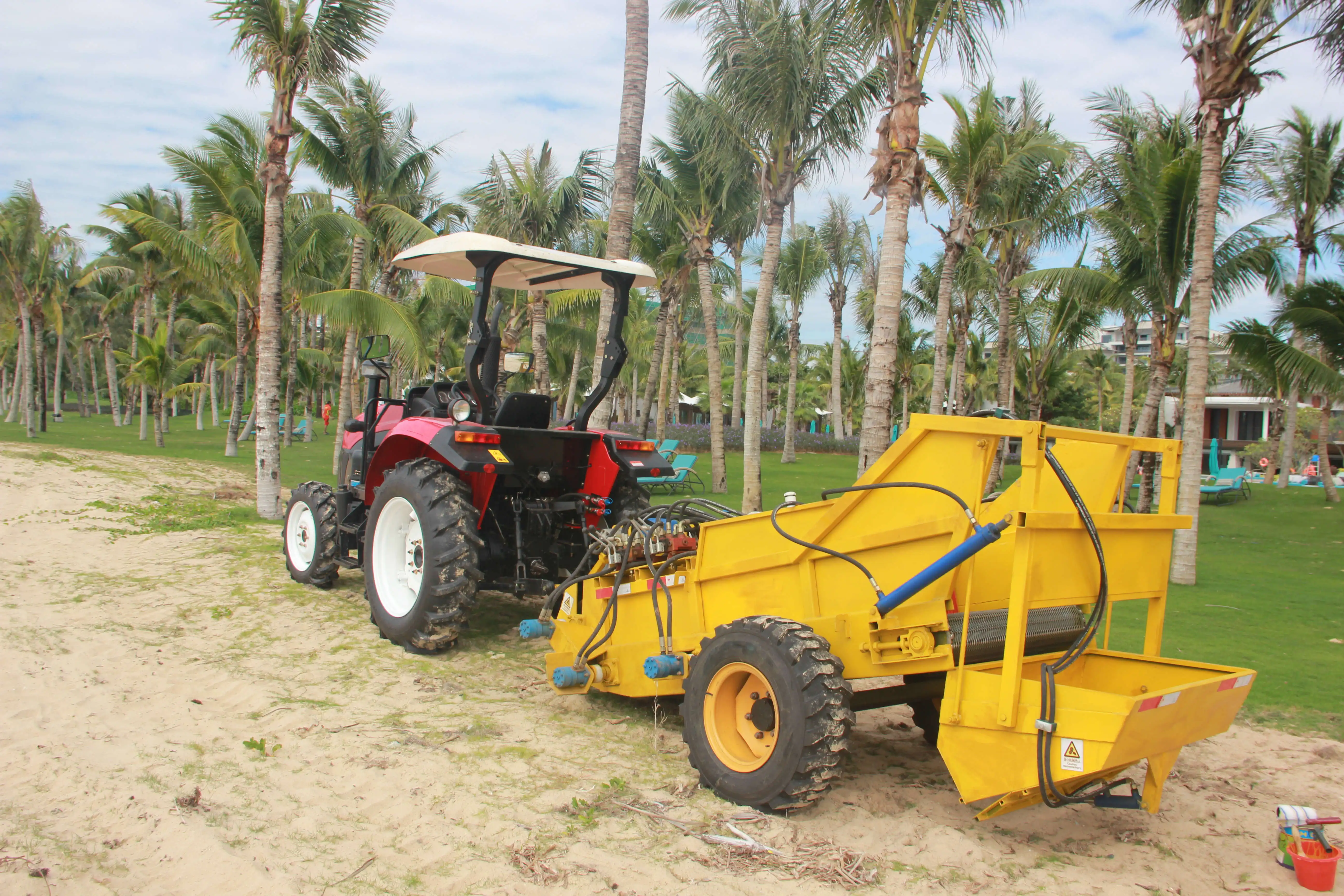 Beach Cleaning Machine for Sargassum and Seaweed Removal