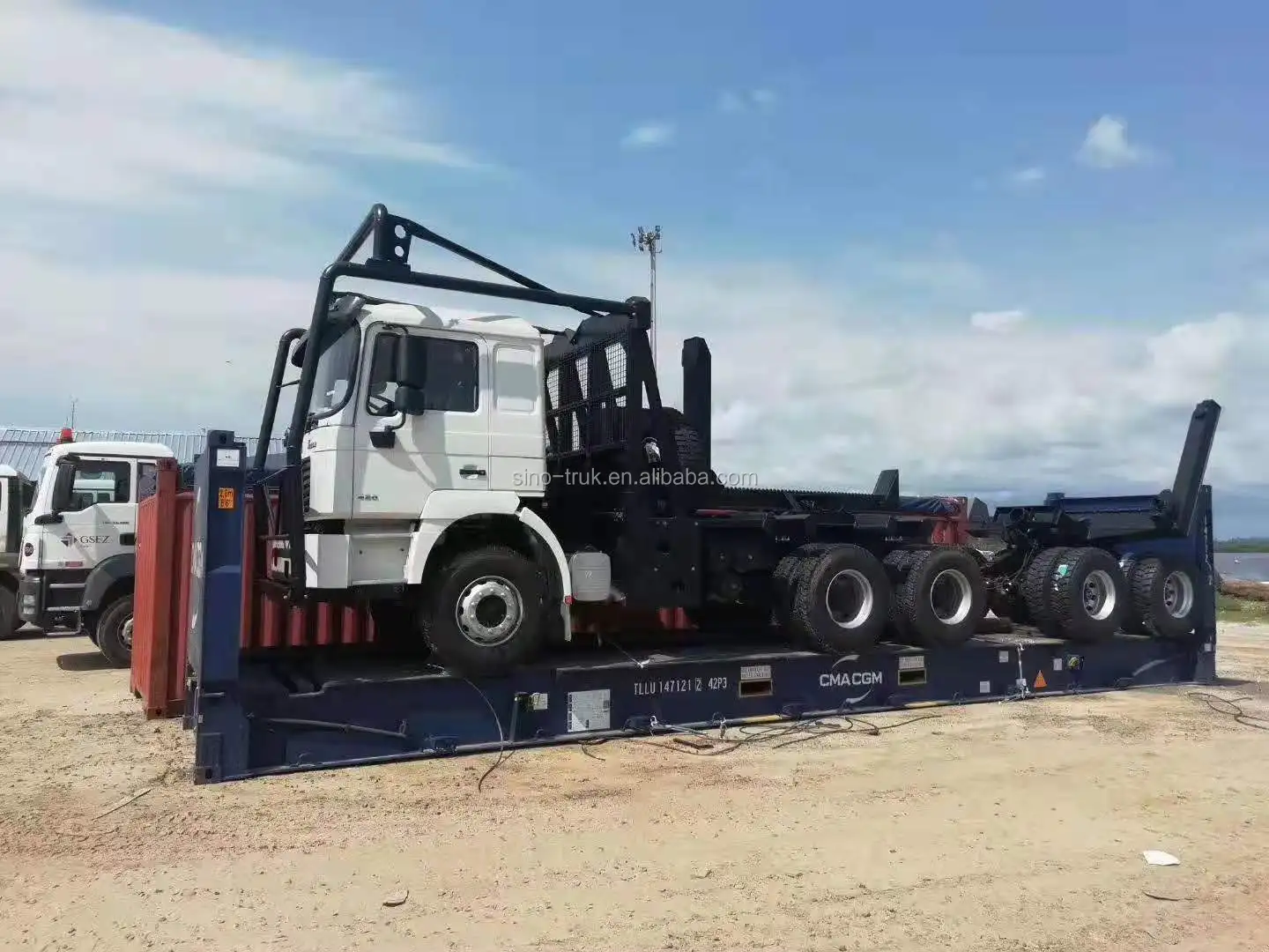 6x6 Sinotruk Howo Wood Transportation Truck Log Carrier Truck In Forest ...