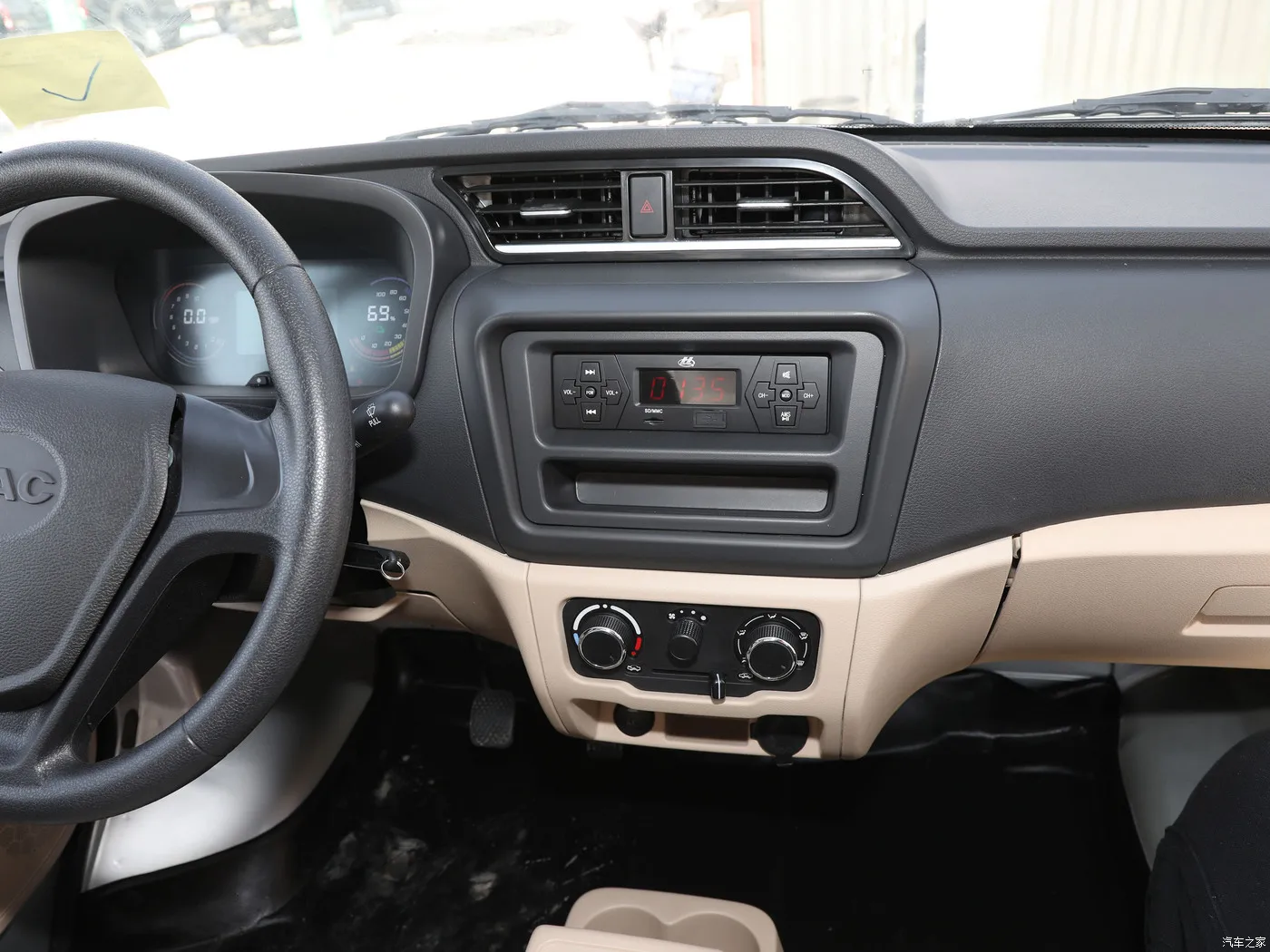 Left Steering Lorry Ev Cargo Van Jac Duomi Ev1 2023 New Electric Van ...