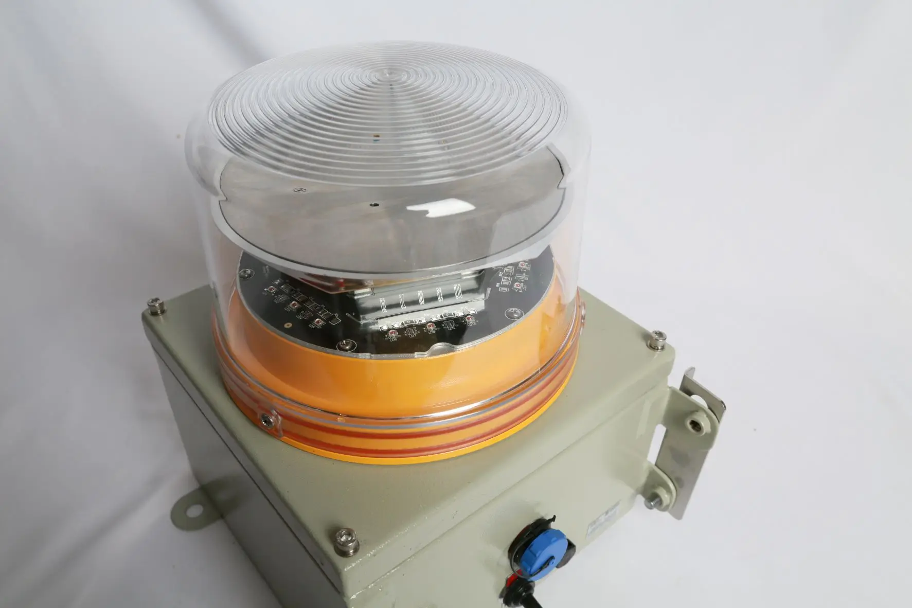 Solar Powered Aviation Obstruction Lights - Medium Intensity
