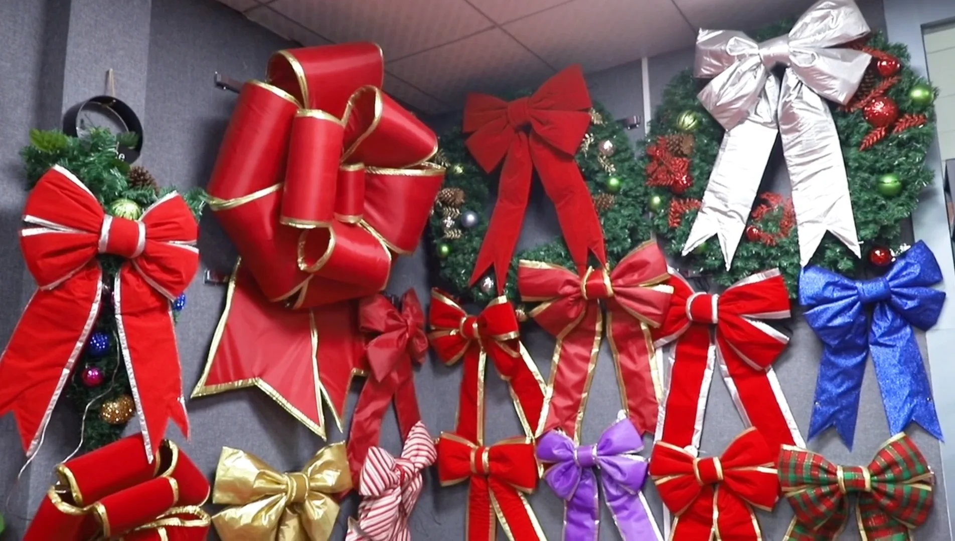 Custom 18" Wreath Out Door Tree Decorations Tree Structural Large Gold ...