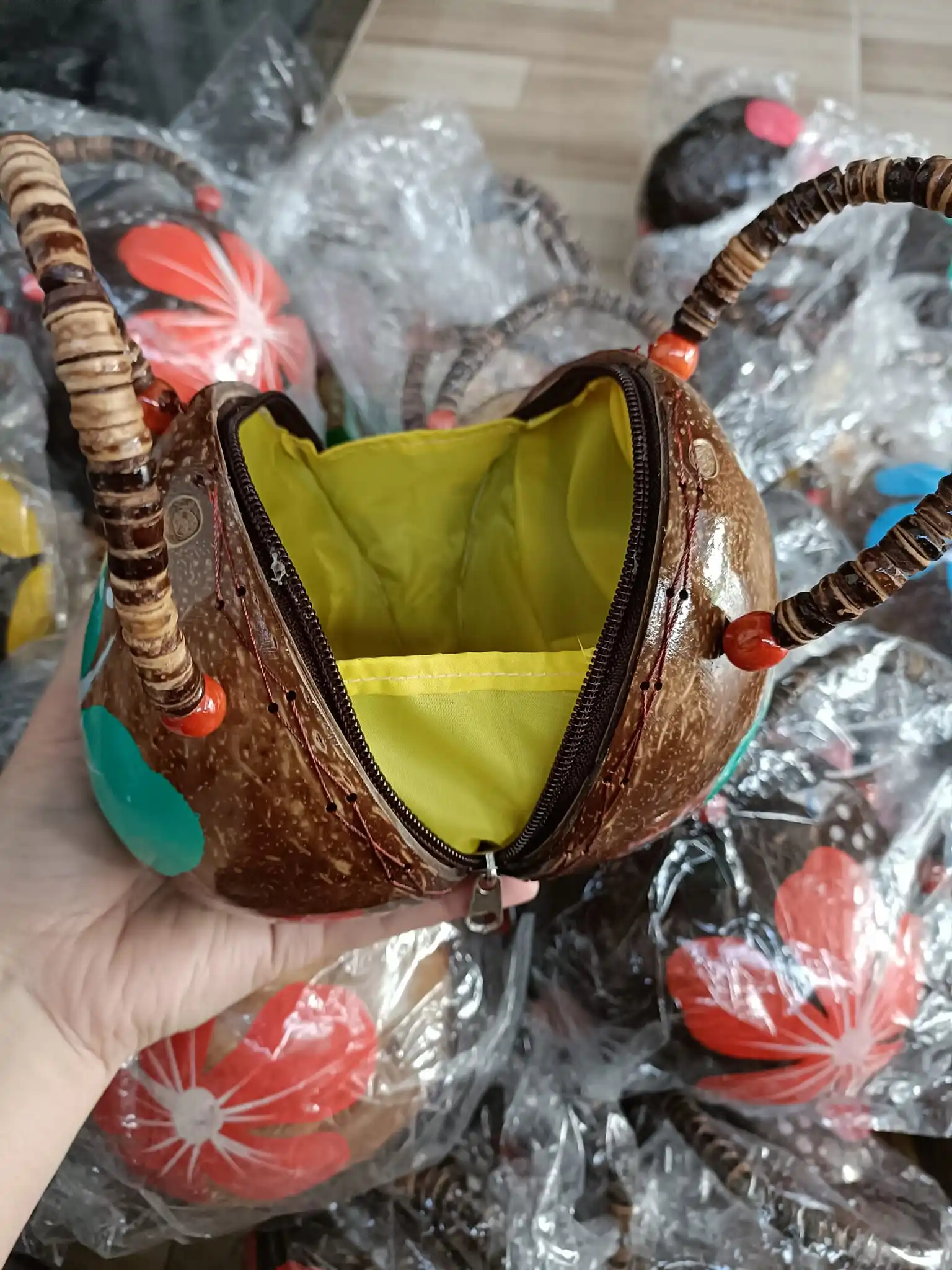 Hot Trend 2024 Coconut Shell Bag High Quality Handicraft Handbag ...