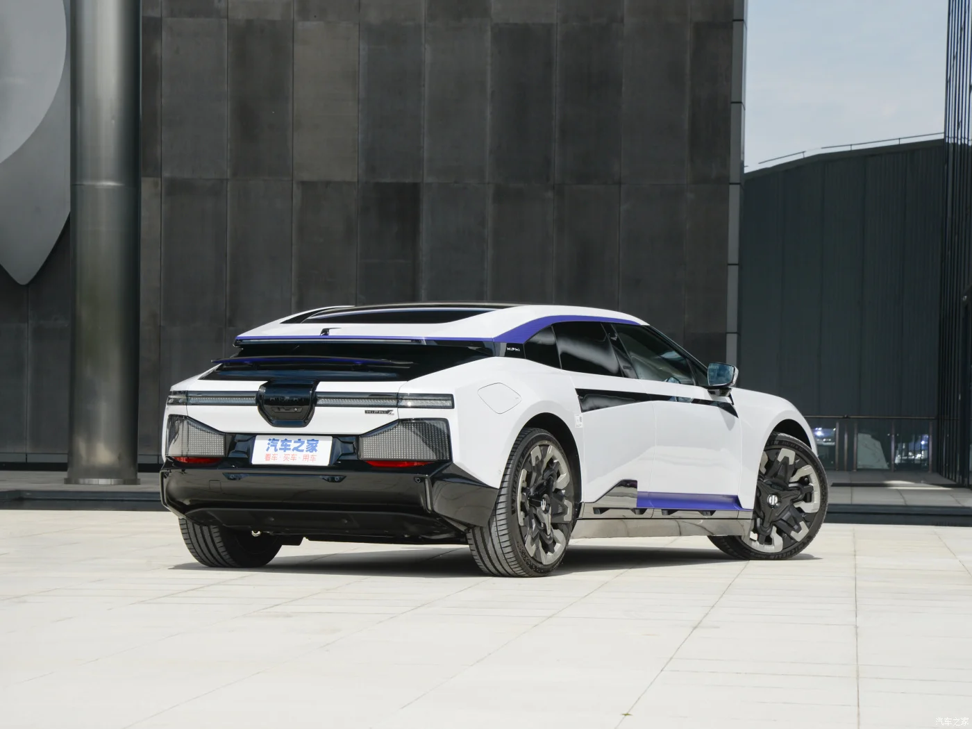 Human Horizons Hiphi Z 4wd Electric Vehicle Long Endurance Hatchback ...