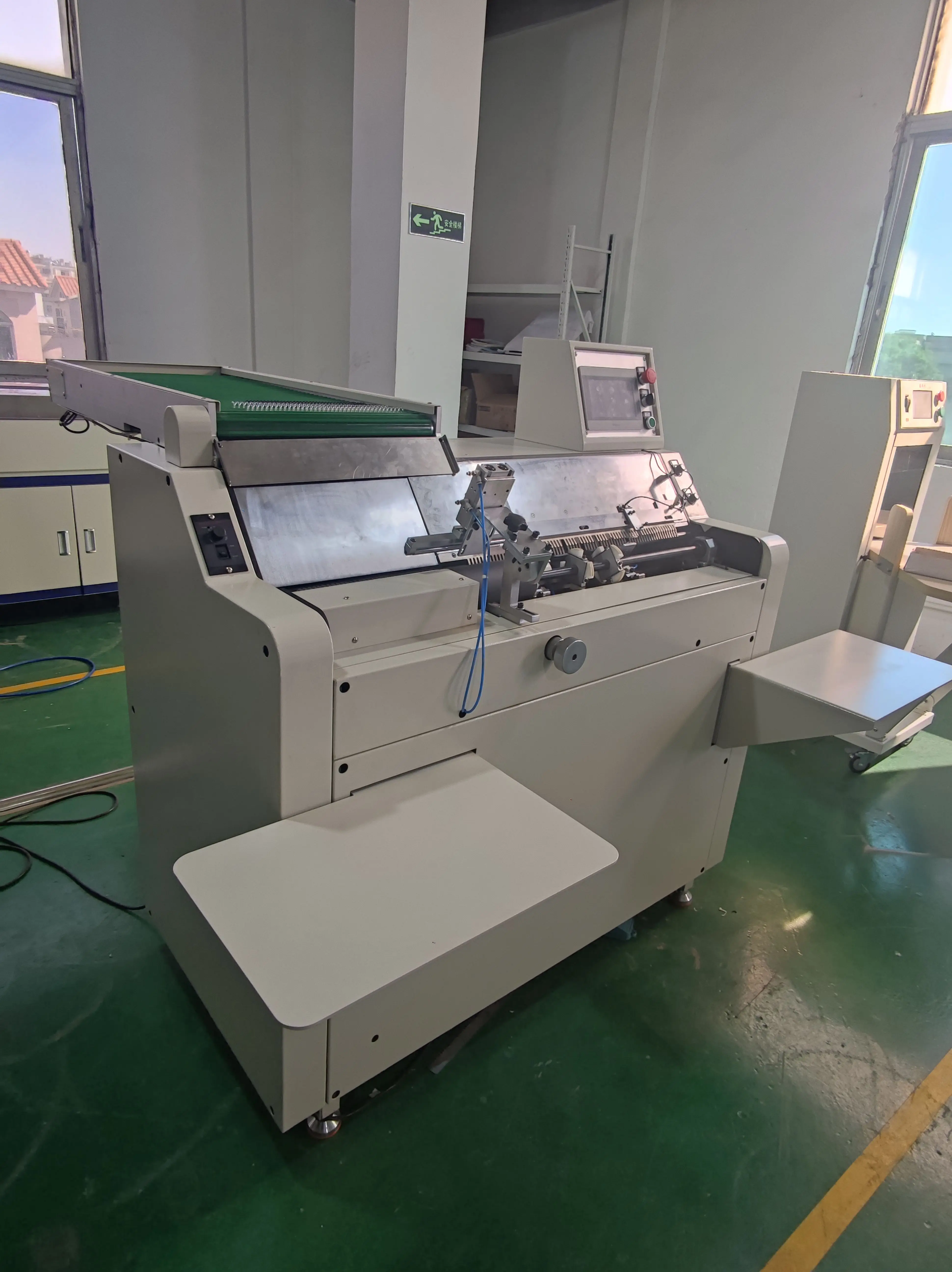 Single Loop Coil Binding Machine - Efficient & Reliable