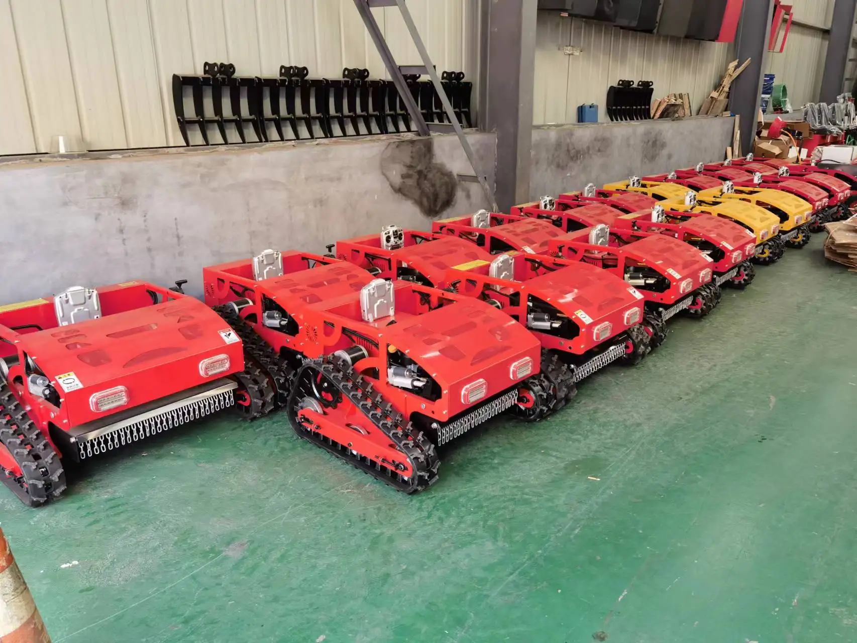 16hp Remote Control Slope Mower Crawler Lawn Mower Factory Price Ce ...