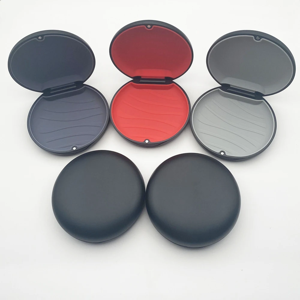 Aligner and Retainer Case with Magnet for Denture Storage