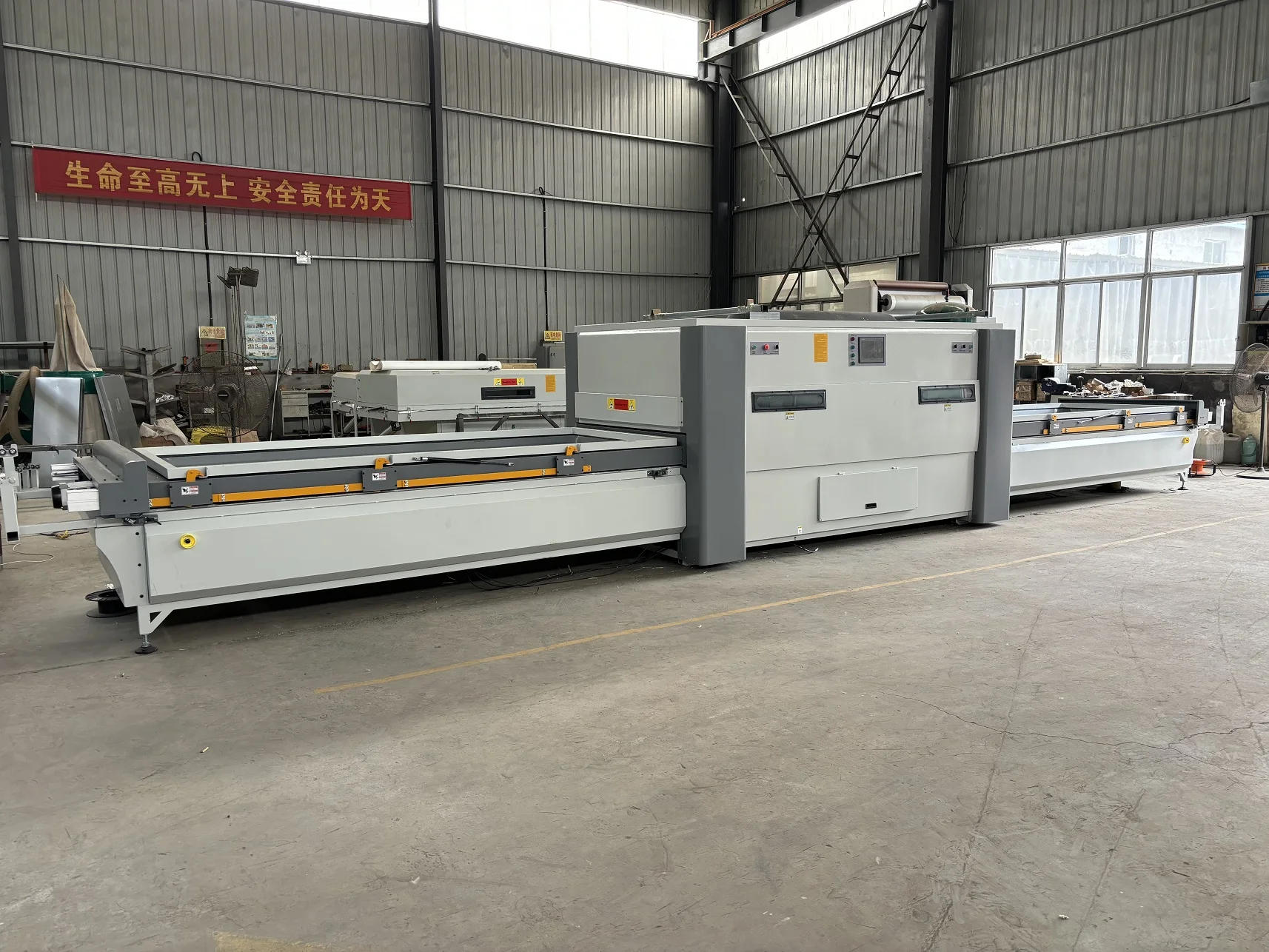 PVC MDF Kitchen Cabinet Laminated Door Vacuum Membrane Press Machine ...