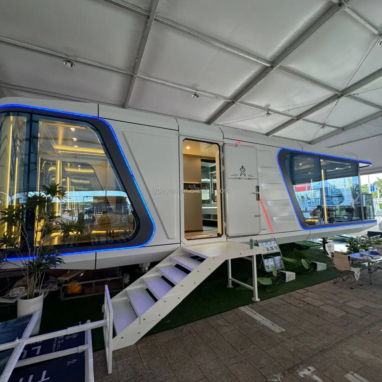 Multi-Functional Apple Capsule Design Prefab Detachable Container House ...