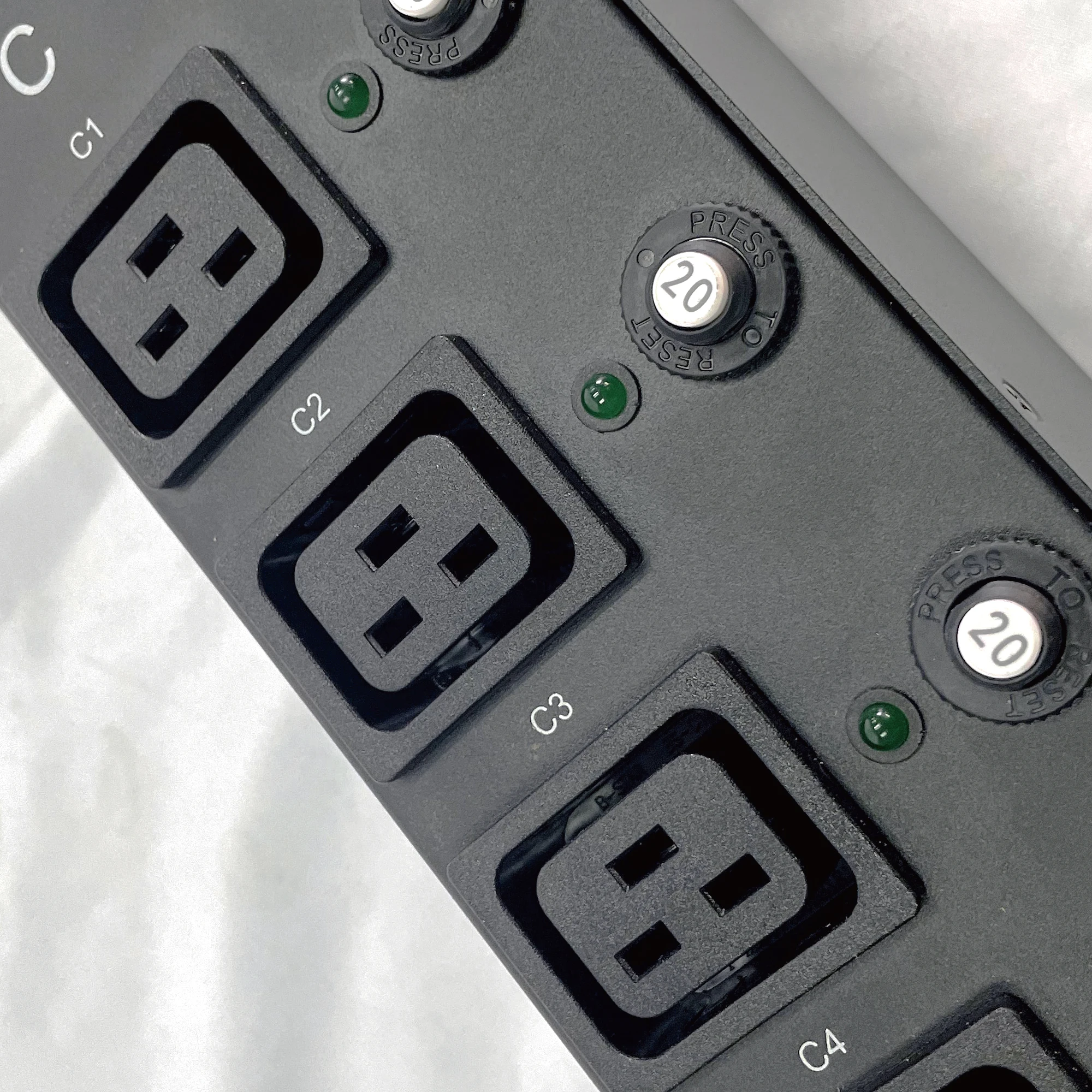 208V/415V 3phase 100A 125A Power Distribution Unit 24 connectors 90KW C19 PDU for Mining ...