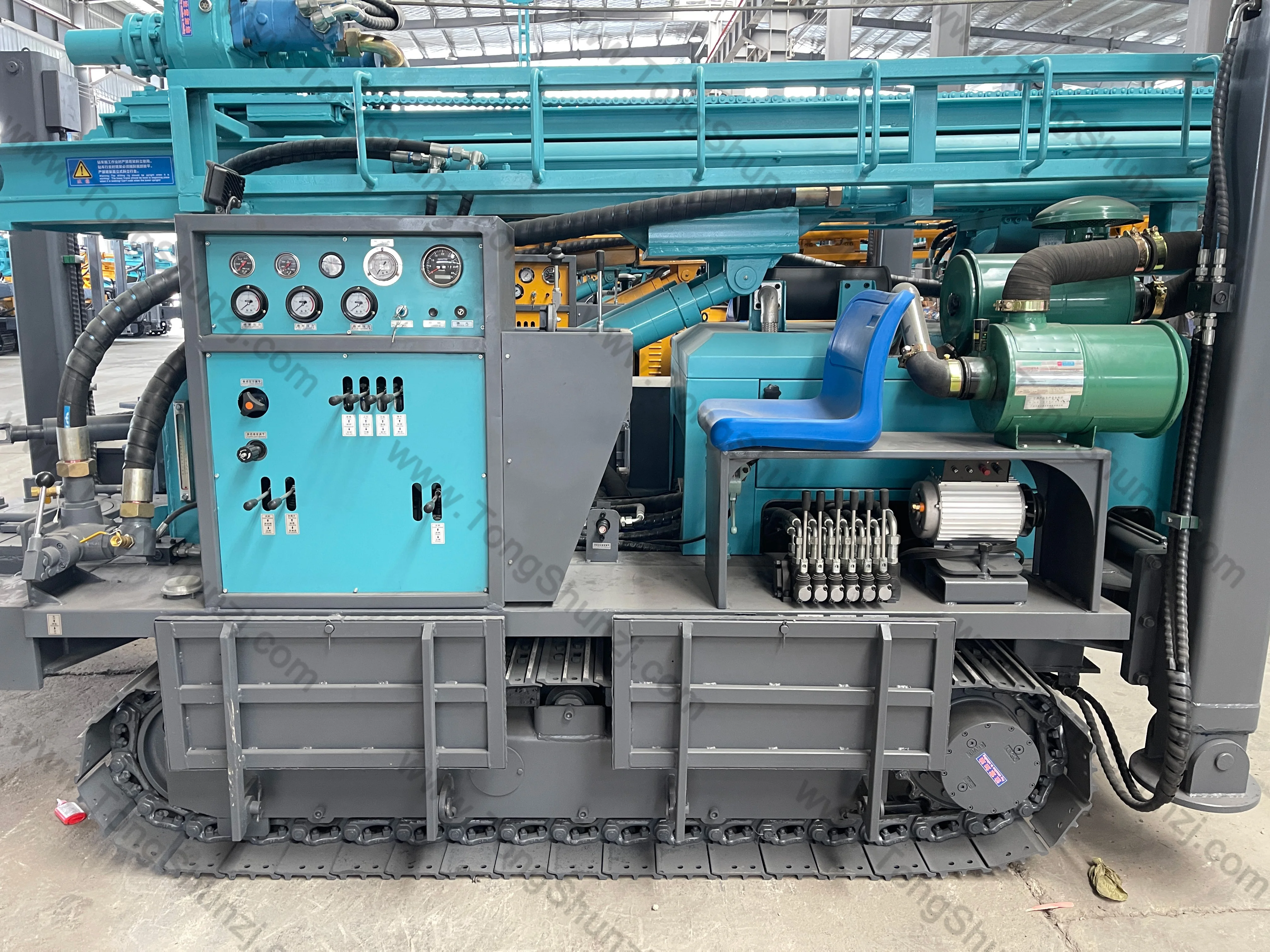 200m Crawler Mounted Diesel Borehole DTH Water Well Drilling Rig Machines