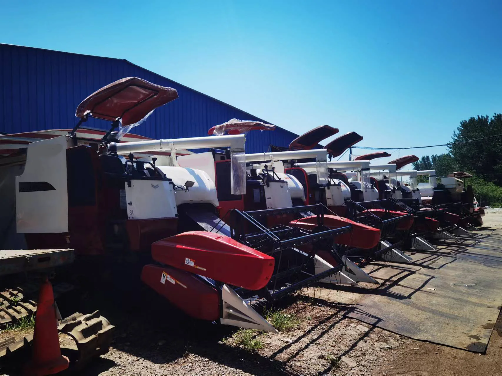 Rice Wheat Harvester 85hp Diesel Crawler Combine Harvester Aw85g Self ...