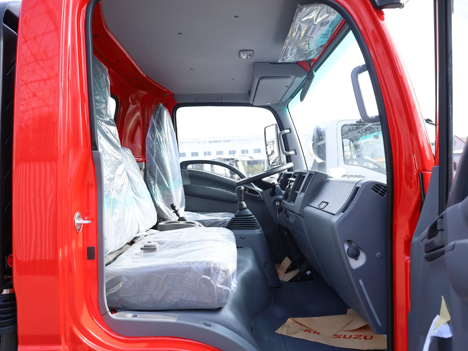 ISUZU 700P NPR Truck Chassis - Diesel Power & Efficiency