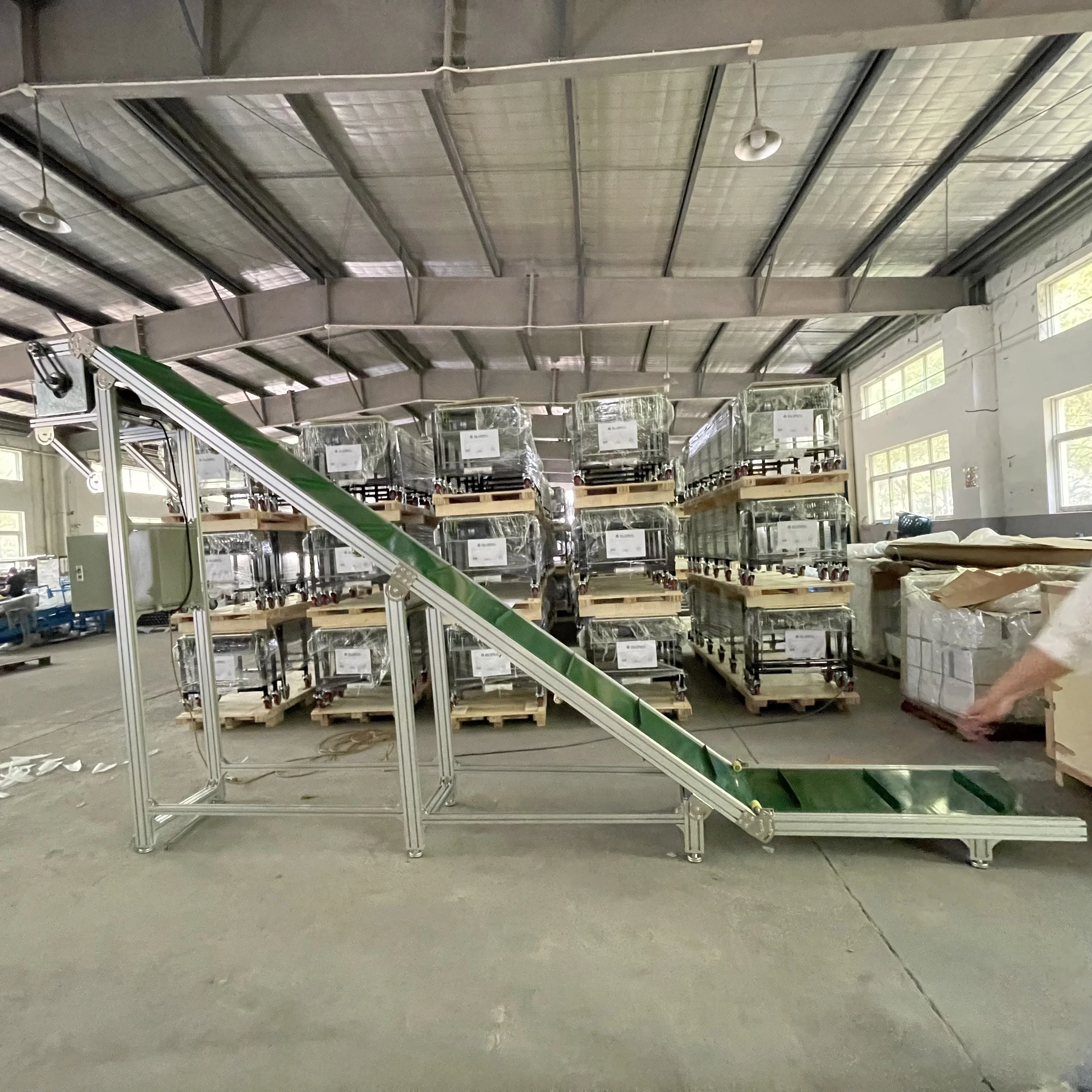 Aluminium Profiles Zigzag Conveyor Conveyor Material Conveying ...