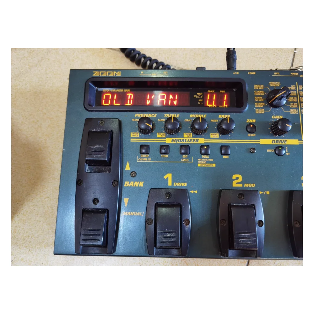 Jelo Second-Hand Zoom GFX-8 Multi-Effects Pedal 85% NEW