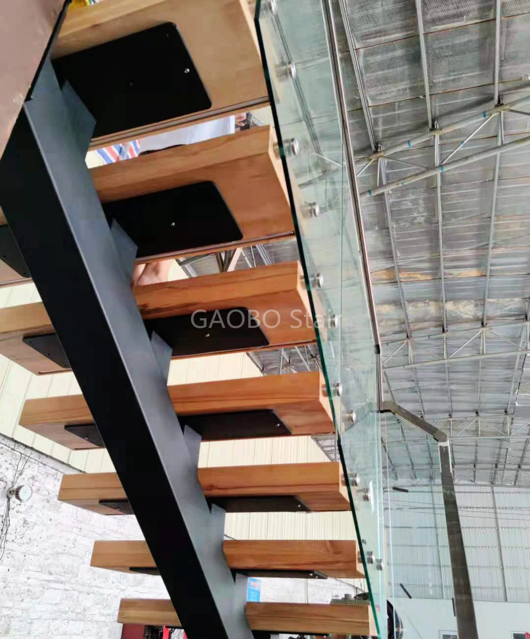 Mono Beam Stair - Modern & Durable Design for Apartments