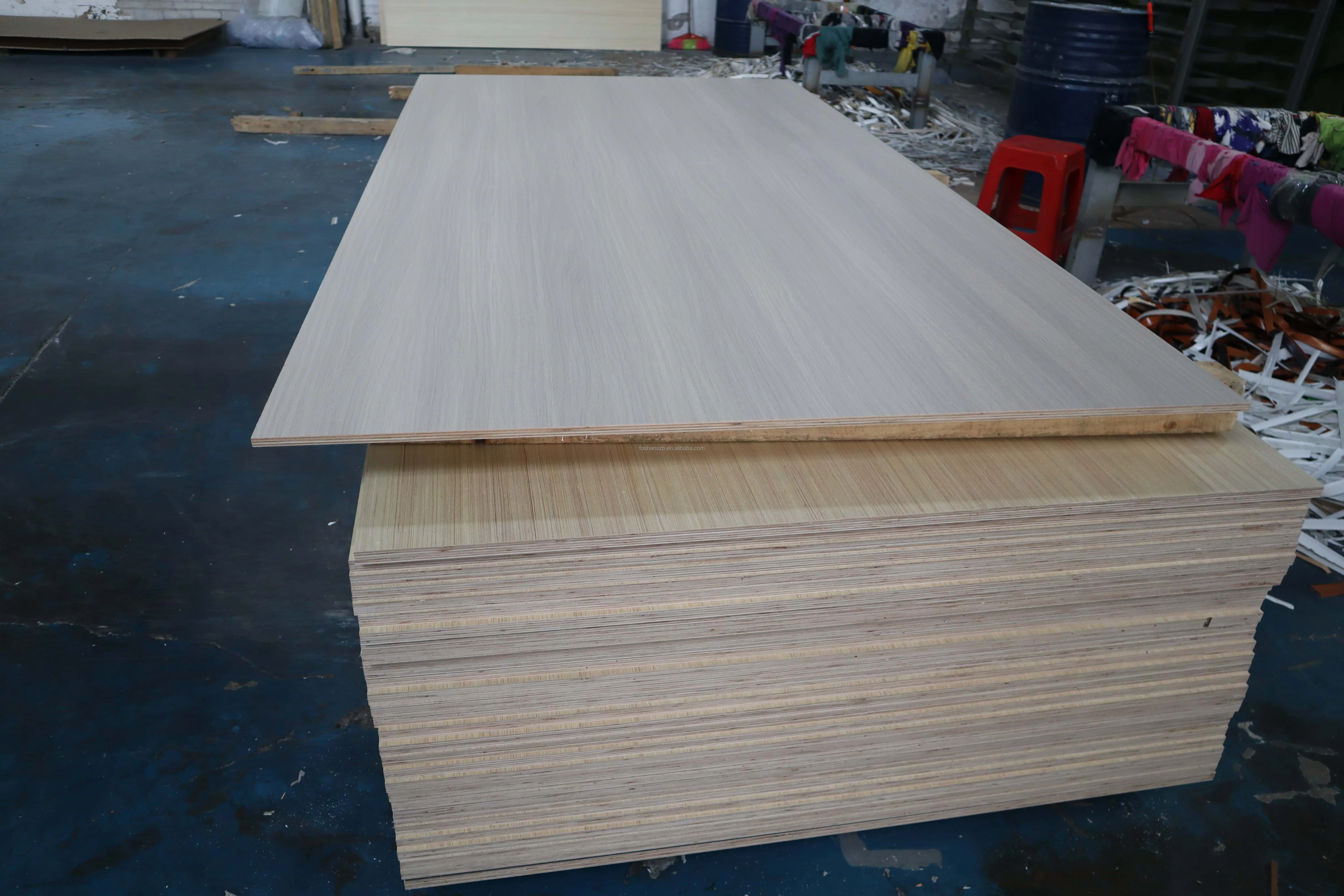 4x8 Laminated Board Plywood Sheets for Furniture & Construction