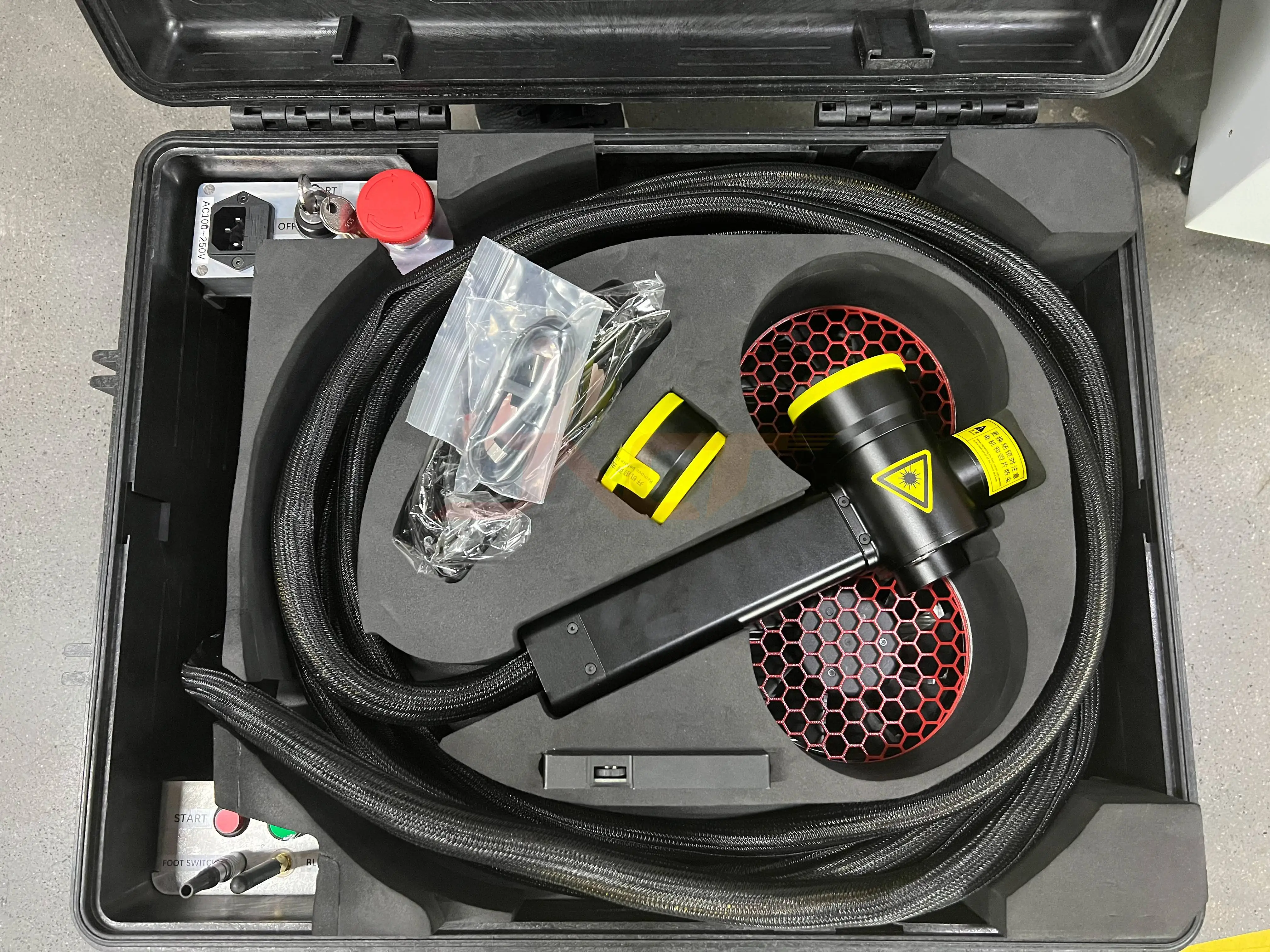 100W 200W Portable Handheld JPT Laser Paint Rust Removal Remover Pulse ...