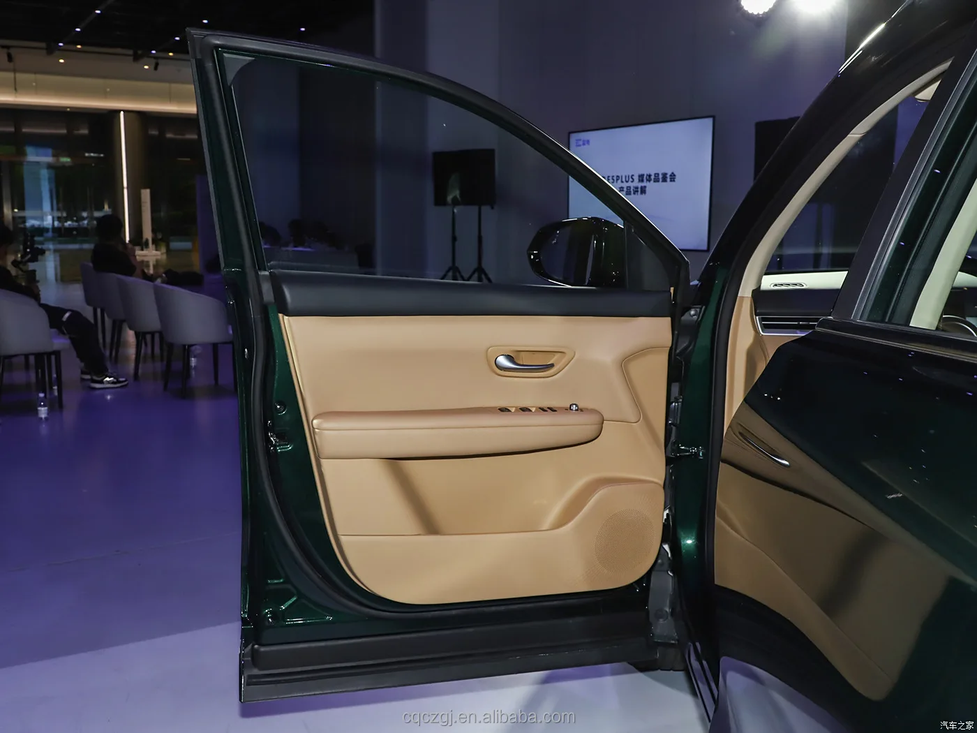 DFSK SERES E5 Plus Hybrid SUV: Efficient 5/7 Passenger Plug-In Electric ...