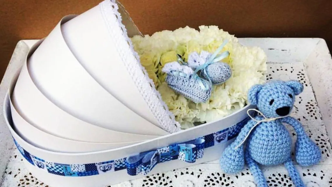 New Design Baby Cradle Shape Flower Box High-end Bouquet Small Cradle ...