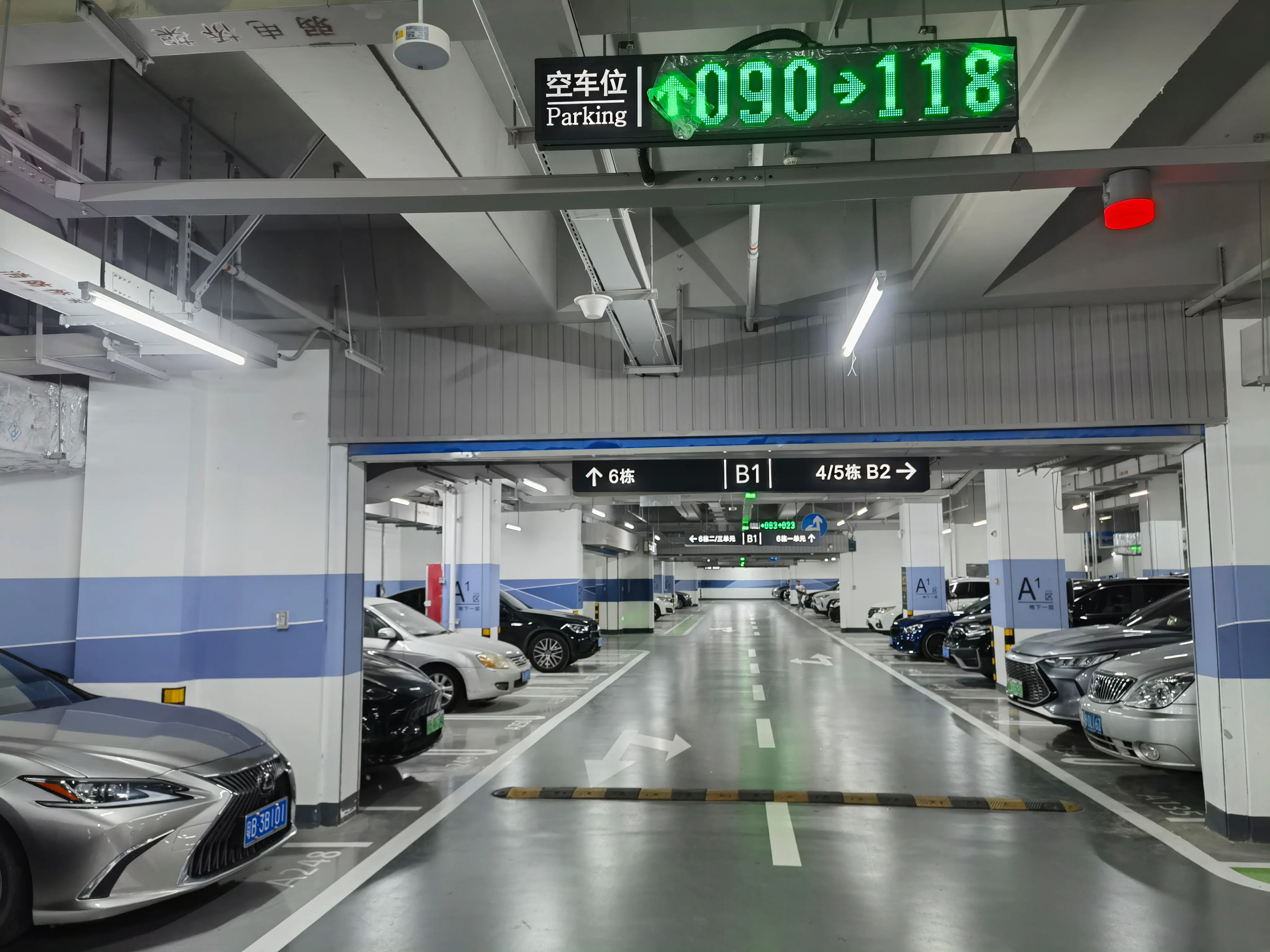 Ethernet Led One-way Pgs Indoor Parking Space Guide Split Screen ...