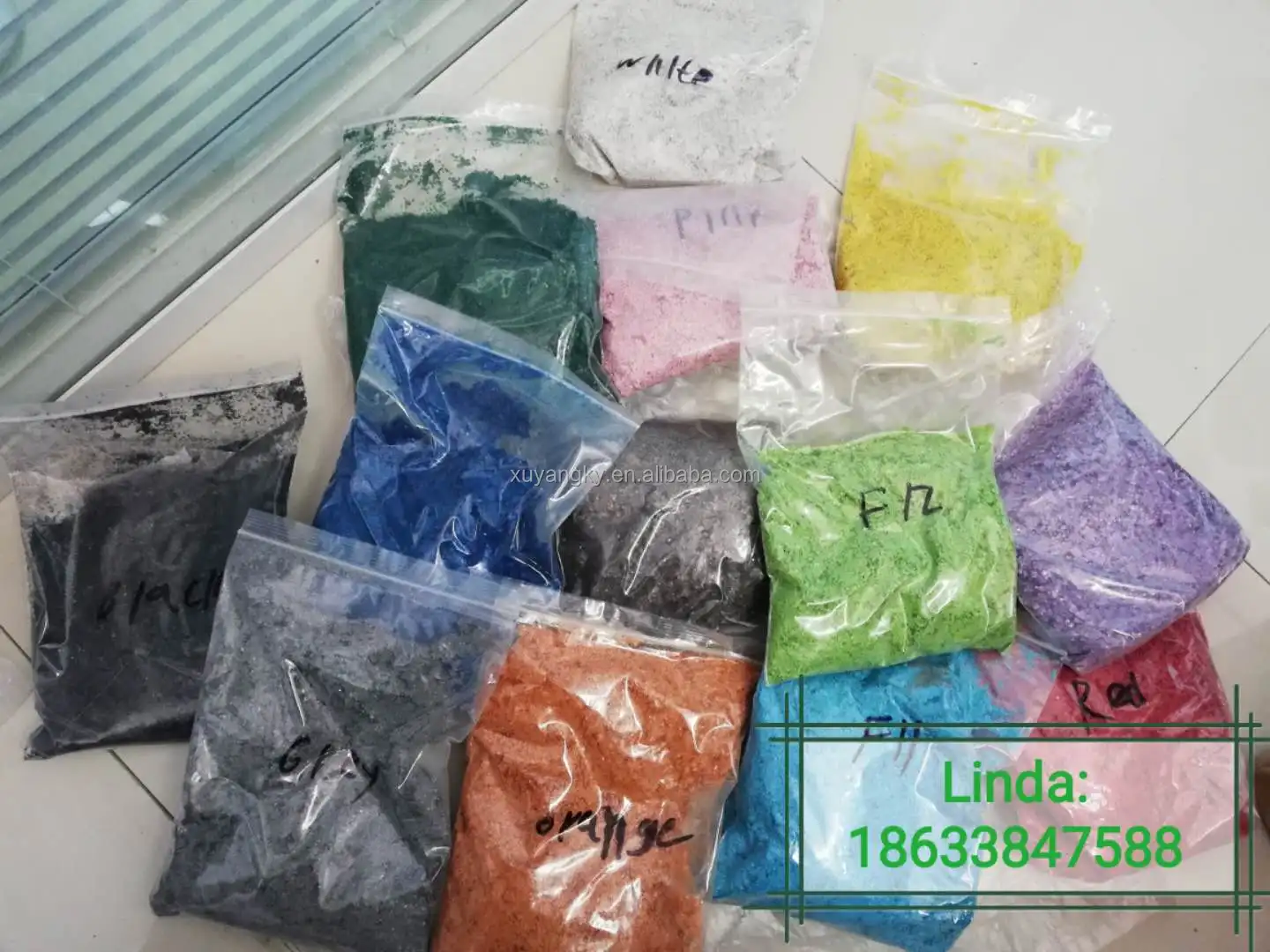 Llingshou Dye Black Mica Flakes - Natural Biotite Mica