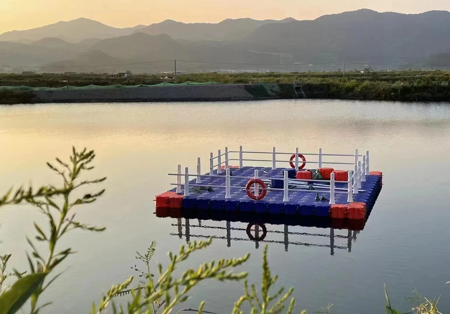 Floating Platform For Fishing Modular Pontoon Fish Cage Fish Farm ...