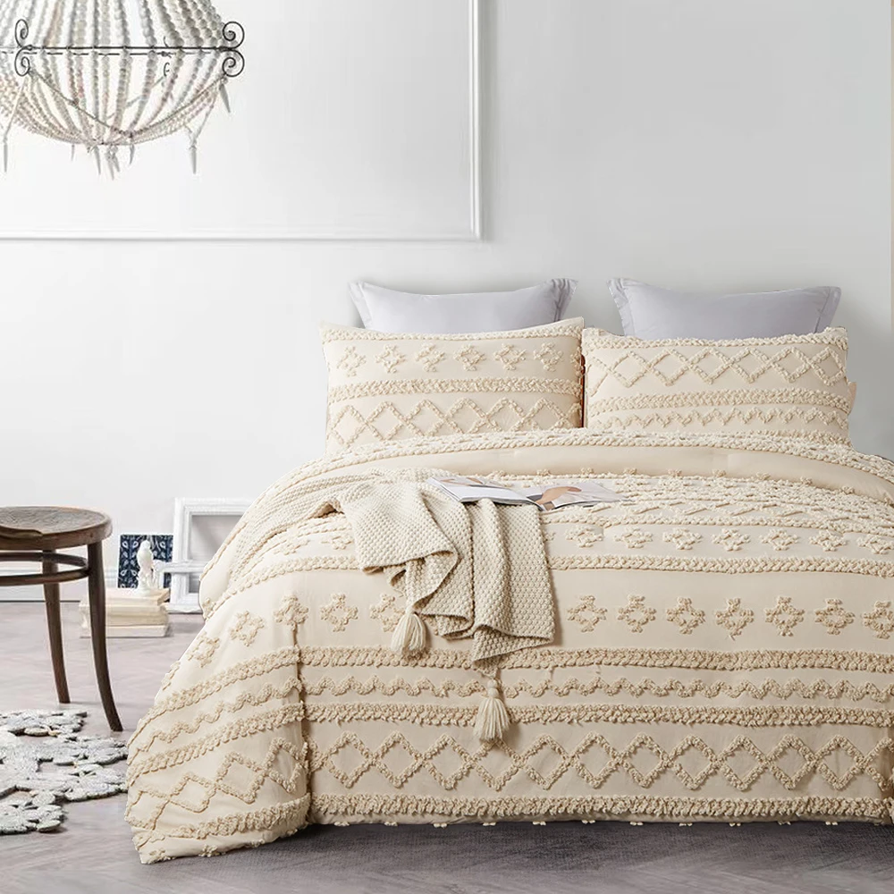 Three-piece Tufted White Quilt Set Quilt Bedding Set Custom Microfiber ...