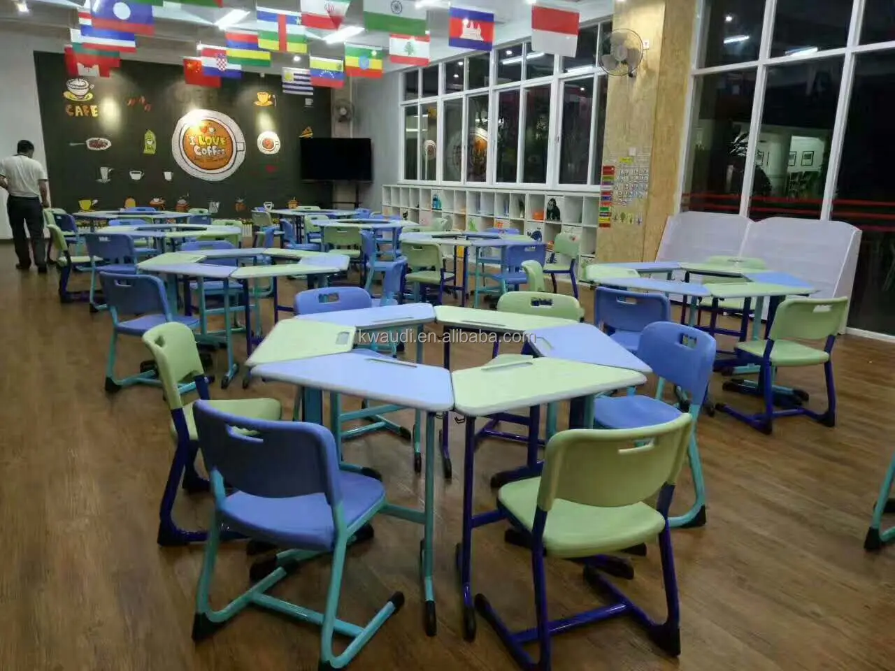 Hexagonal Spliced Octagonal Shaped Student Desk & Chair