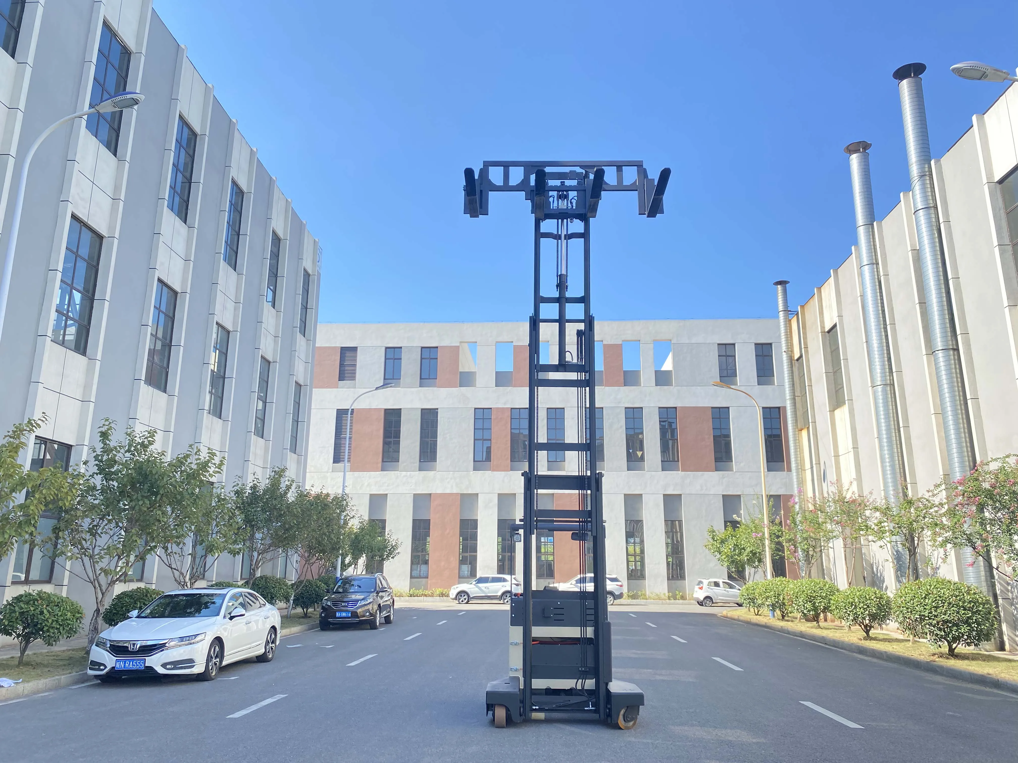 Younglift Super Quality VNA Model Long Material Handling Equipment ...