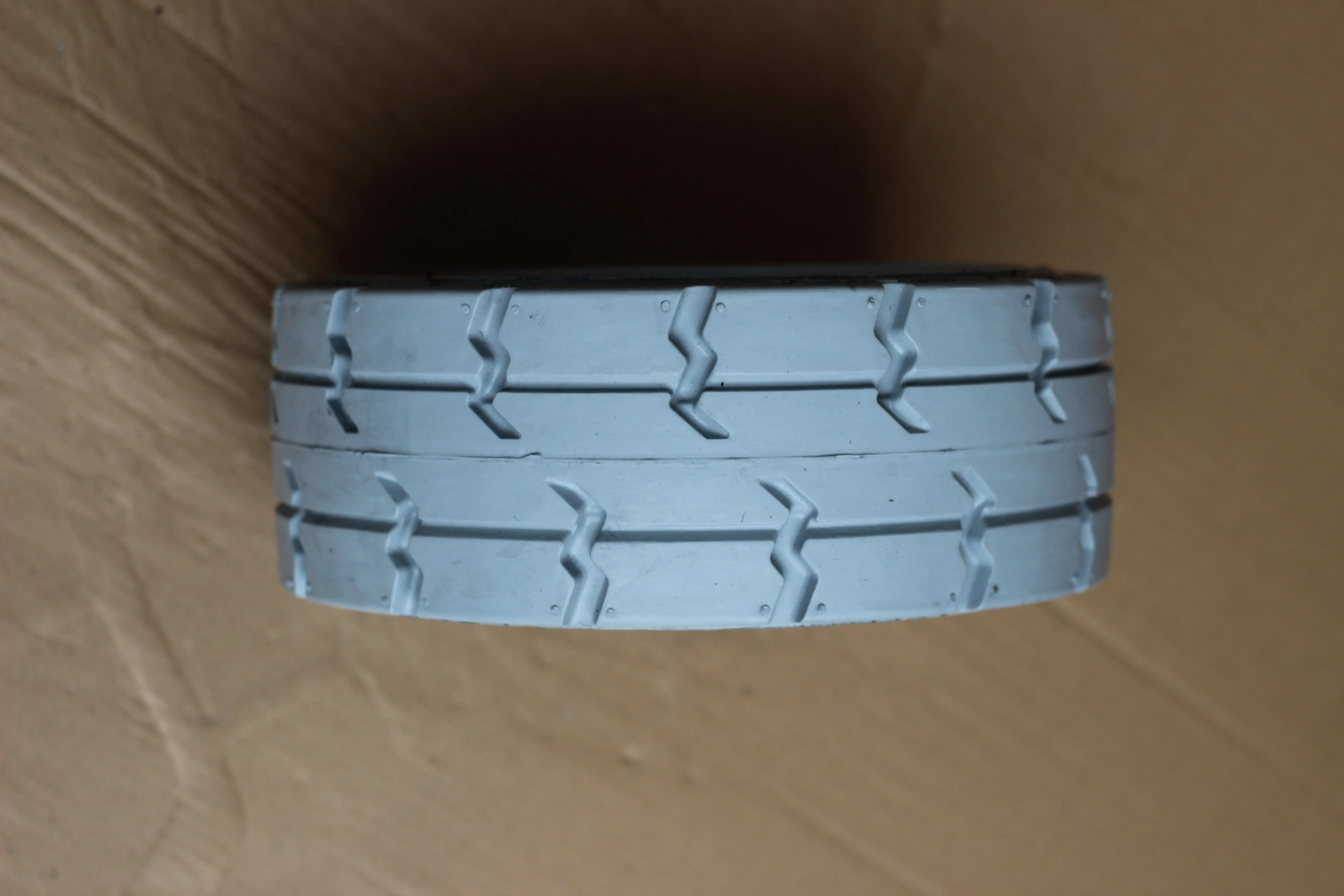 Good Price Scissor Lift Vehicles Non-marking Wheel 12x415x5 12x4.5 12 ...