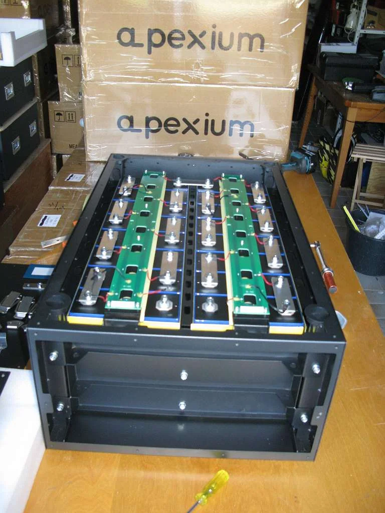 Brand New Standing Apexium 14.3kwh Battery Box 16s 51.2v 280ah Diy Kit ...