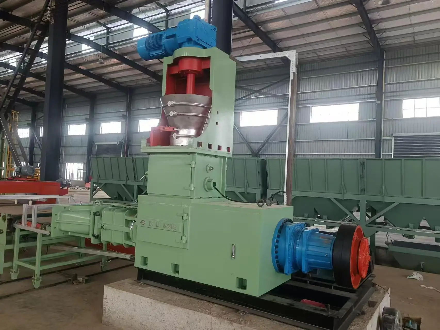 Vertical Twin-screw Vacuum Extruder with Extrusion Width up to 1.5M ...