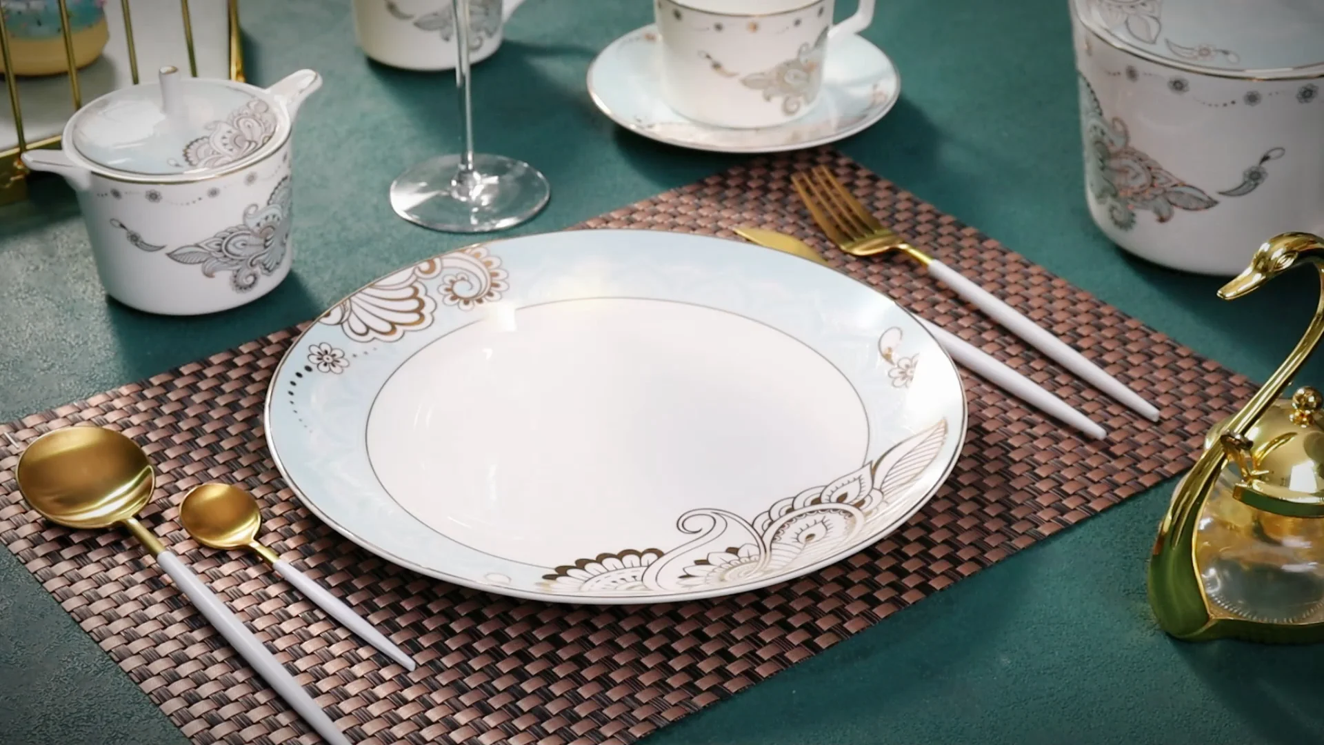 Shengjing Elegant Blue Afternoon Tea Bone China Dinnerware Set Light ...