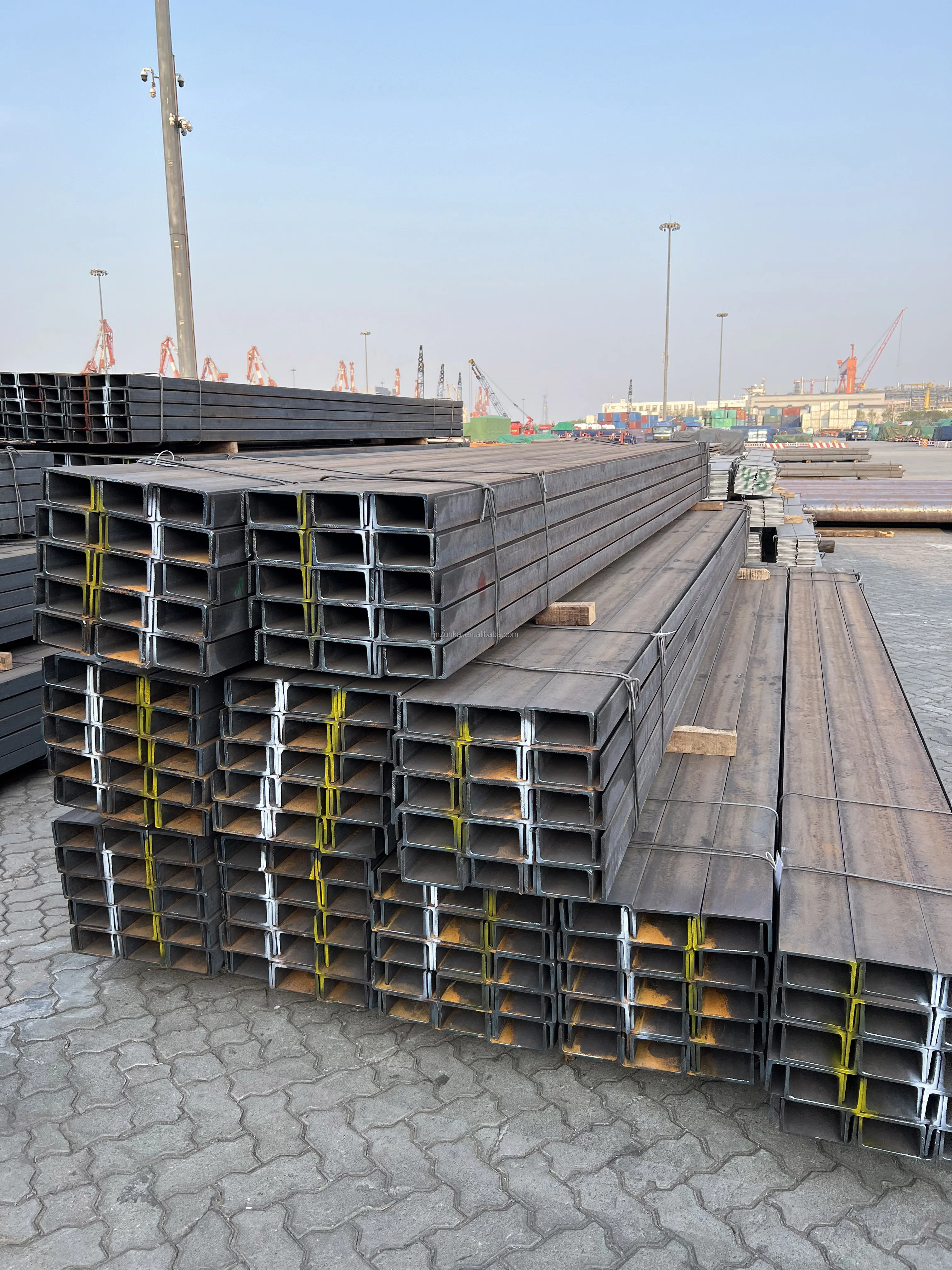 Black U Channel Steel Ss400 Jis European Standard U Beam U Shaped ...