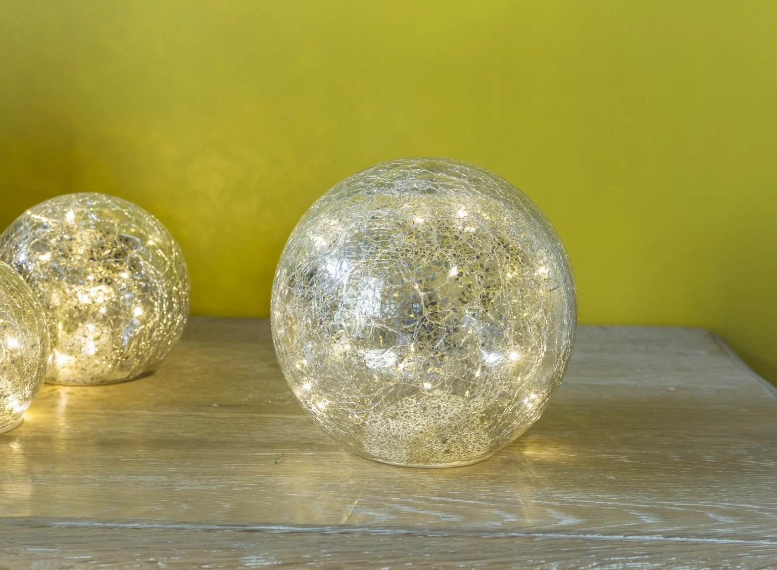 Kanlong Transparent Glass Led Light Cracked Round Led Desktop ...