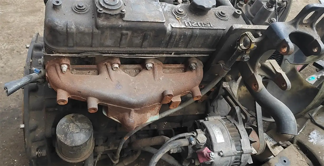 Isuzu 4JG2 Diesel Engine with Gearbox - Used & Reliable