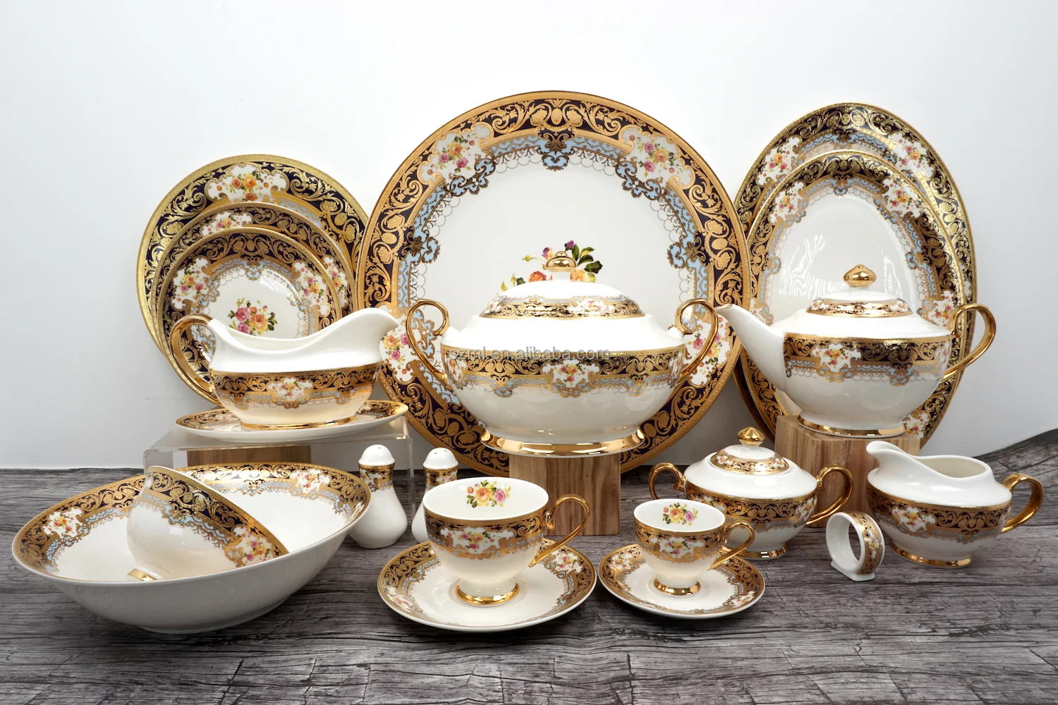141pcs Embossed Gold Ceramic Dinnerware - Luxury Porcelain