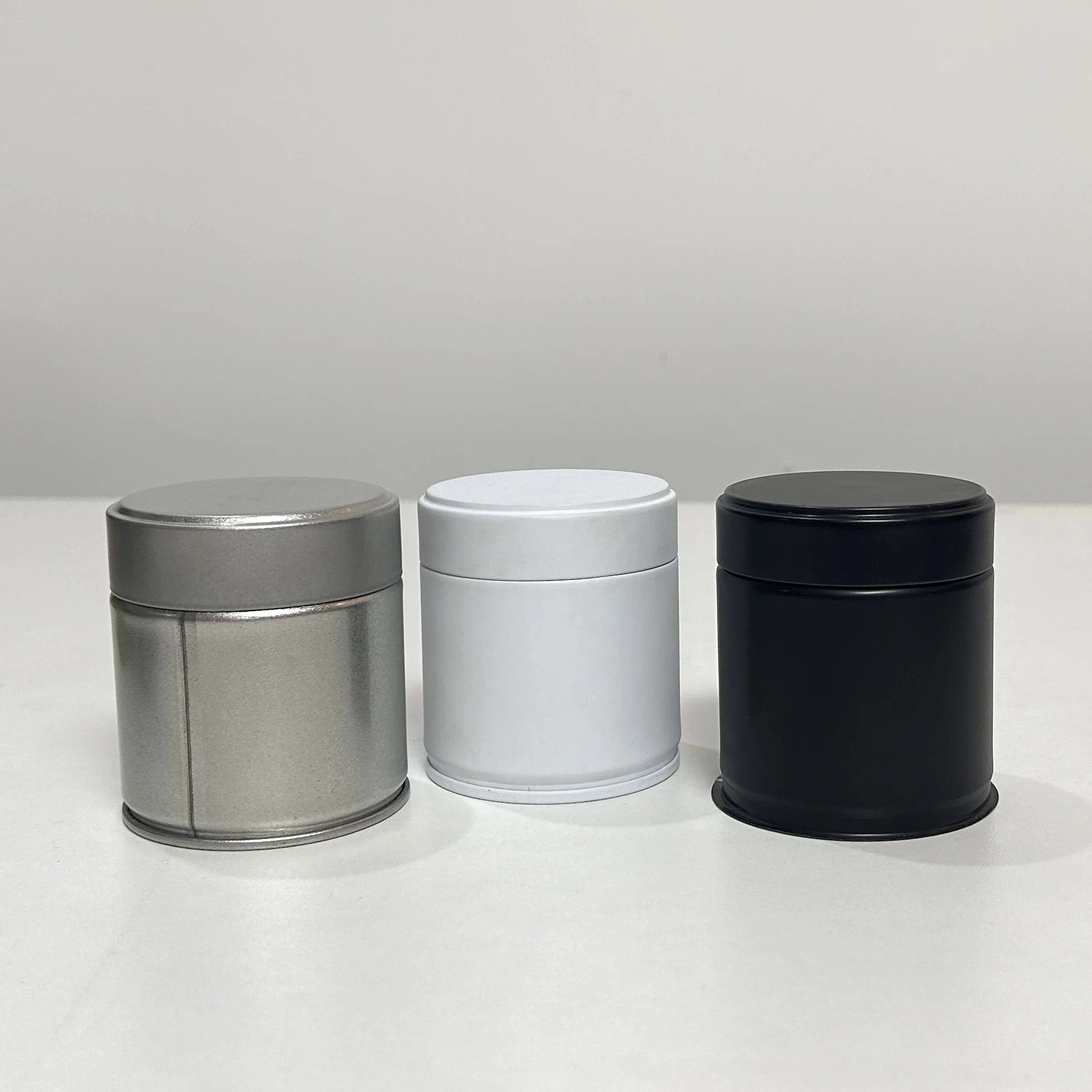 Wholesale Round Black White Silver Metal Matcha Tins