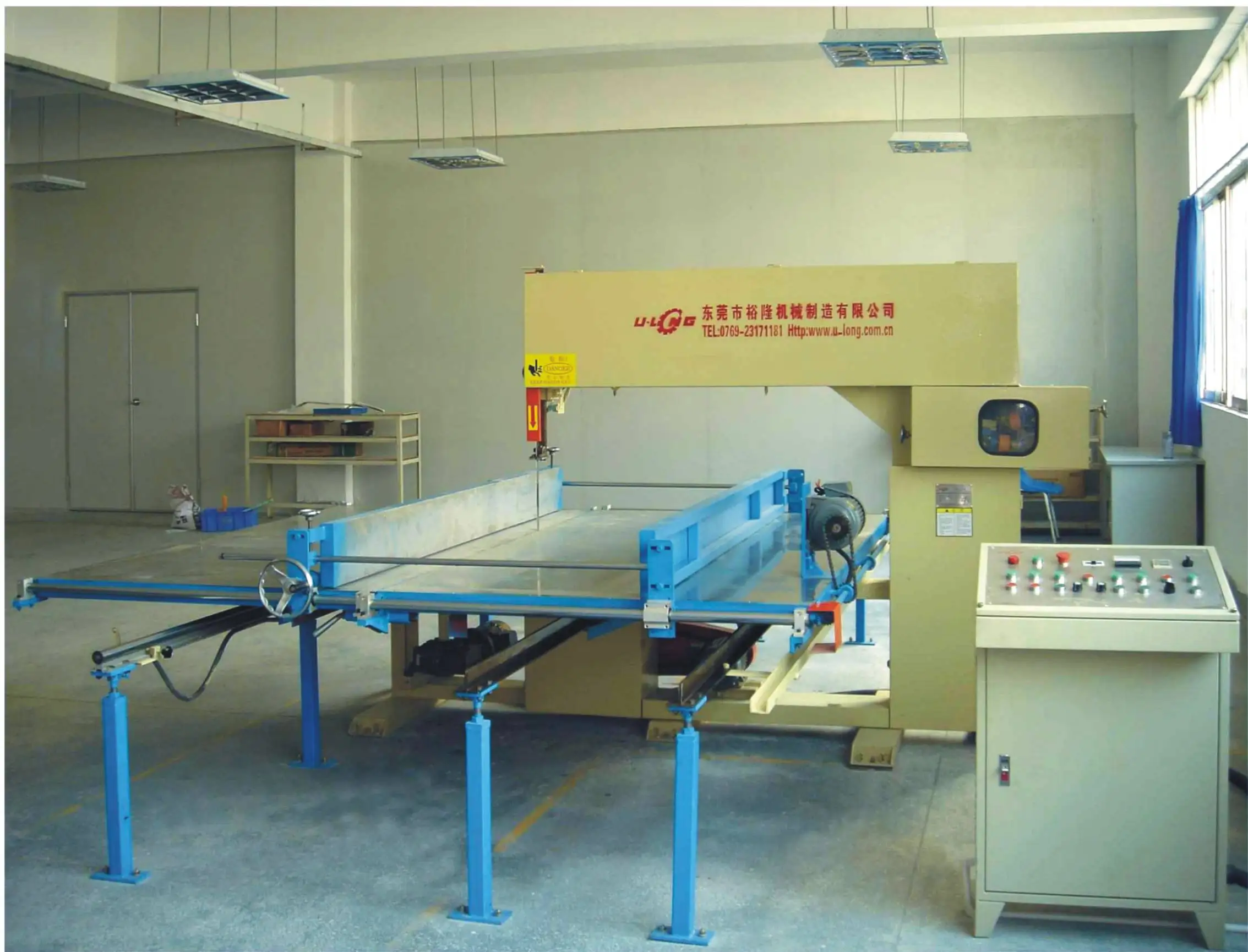Automatic Vertical Sponge Cutter - High Productivity Foam Cutting Machine