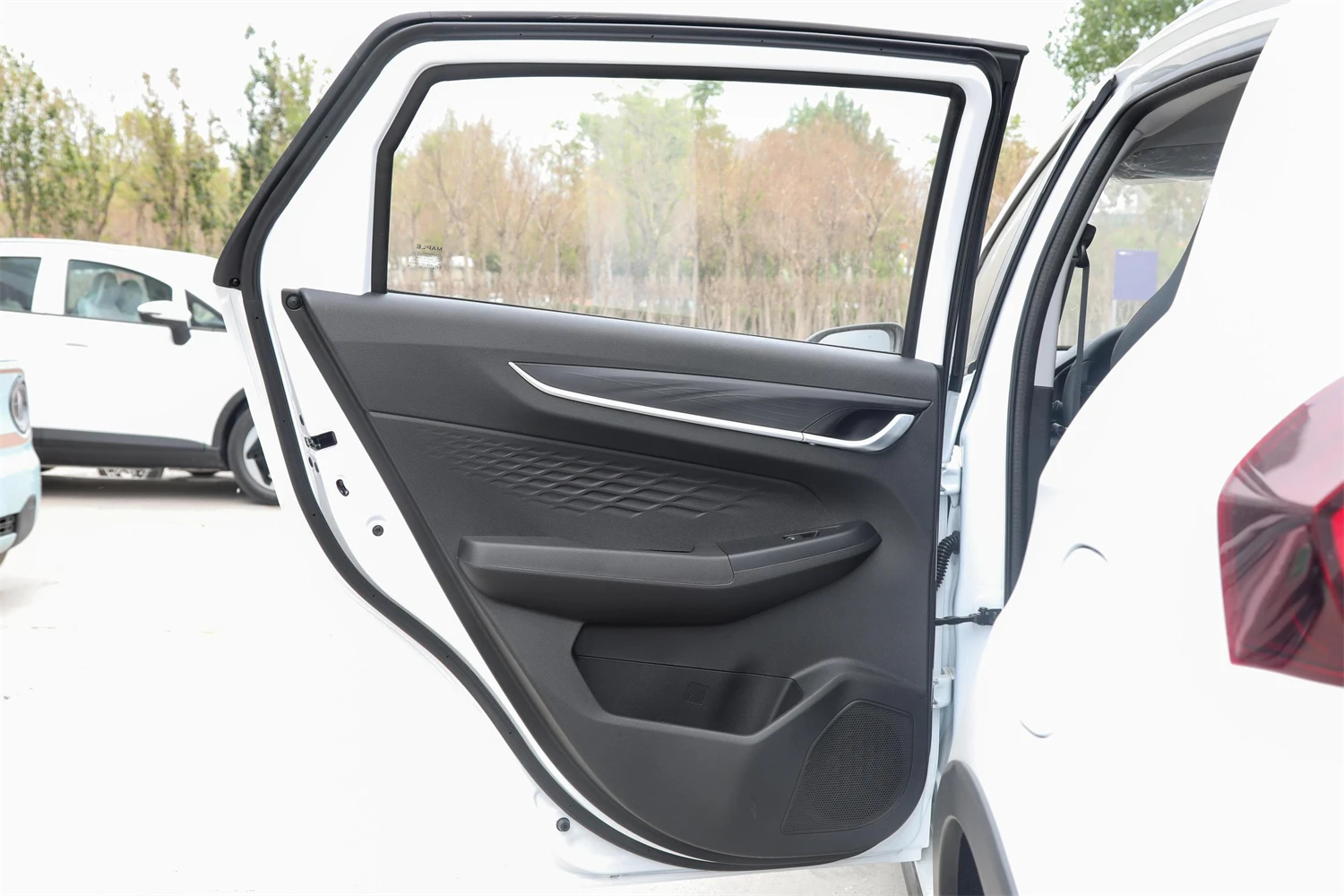 Geely Auto Livan X3 Pro - Compact SUV with Sunroof