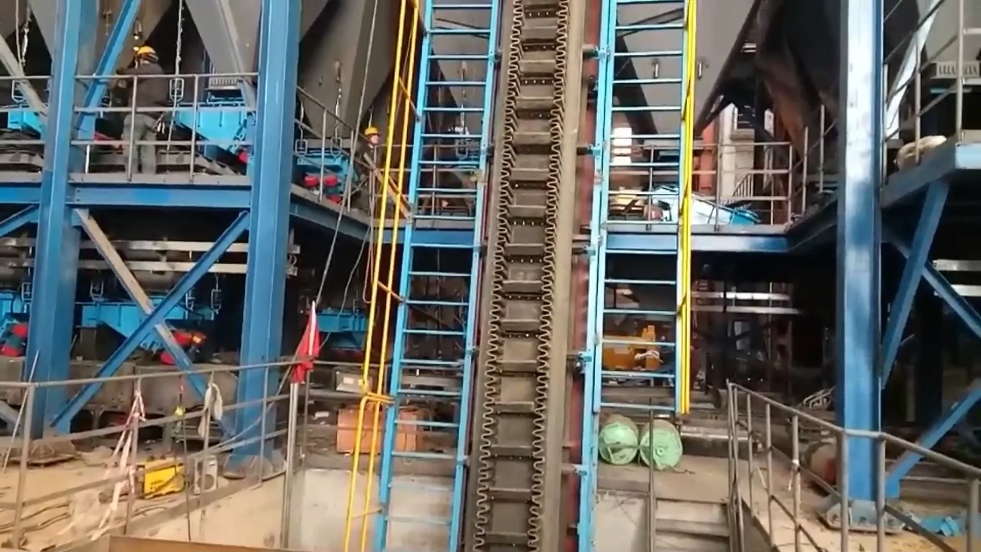 Corrugated Sidewall Belt Conveyor Applied In Sand Preparation And ...