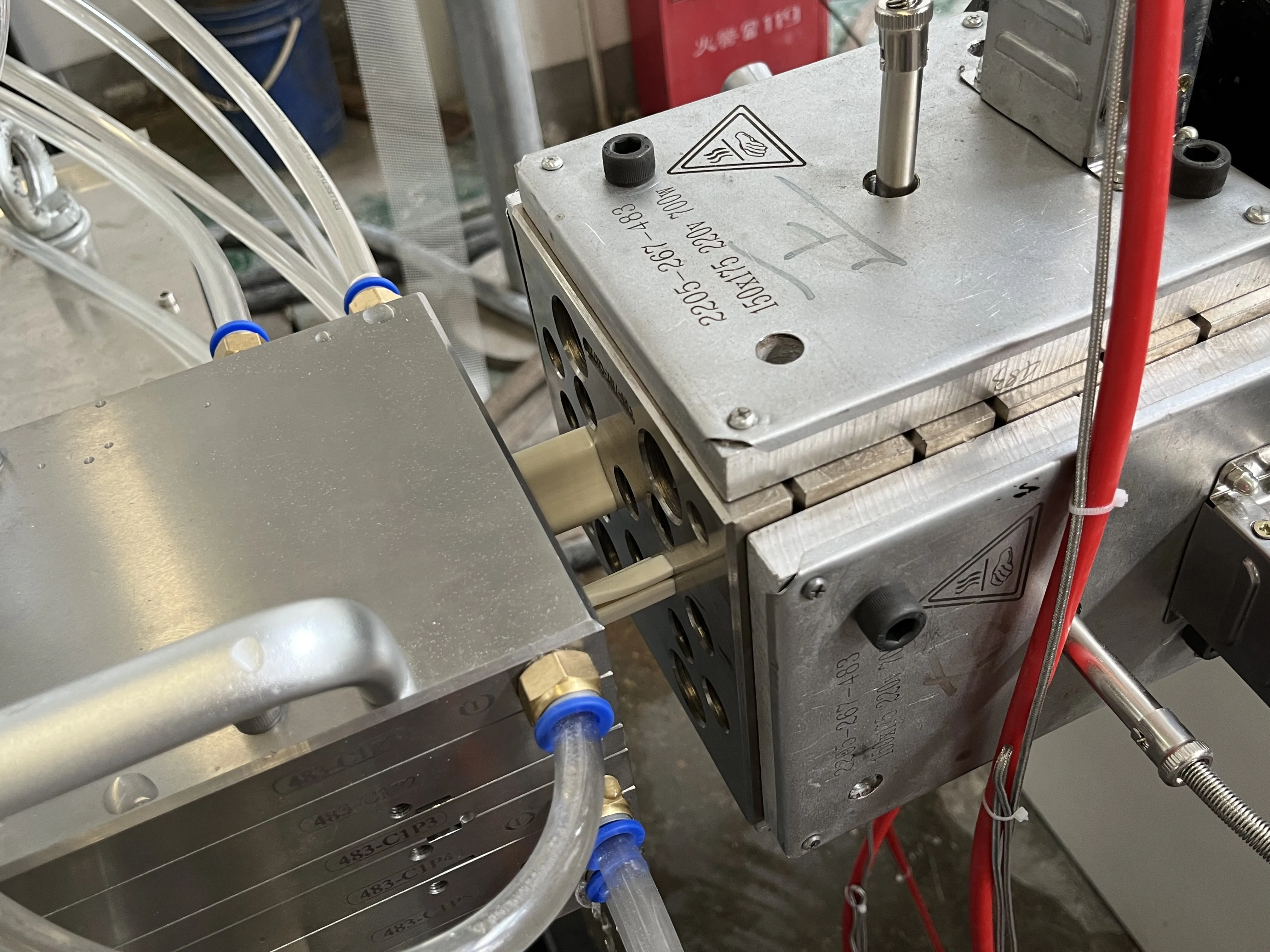 Faygo Union Plastic Extrusion Machinery Produce Pp Pe Wpc Profile ...