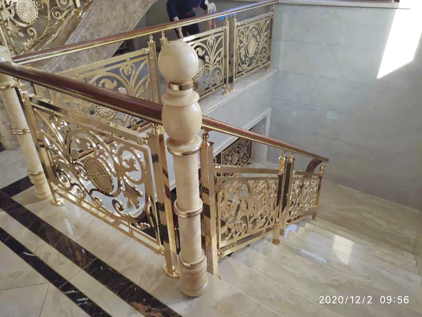 TAKA Interior Duplex House Stair Railing - Luxury Gold Handrail
