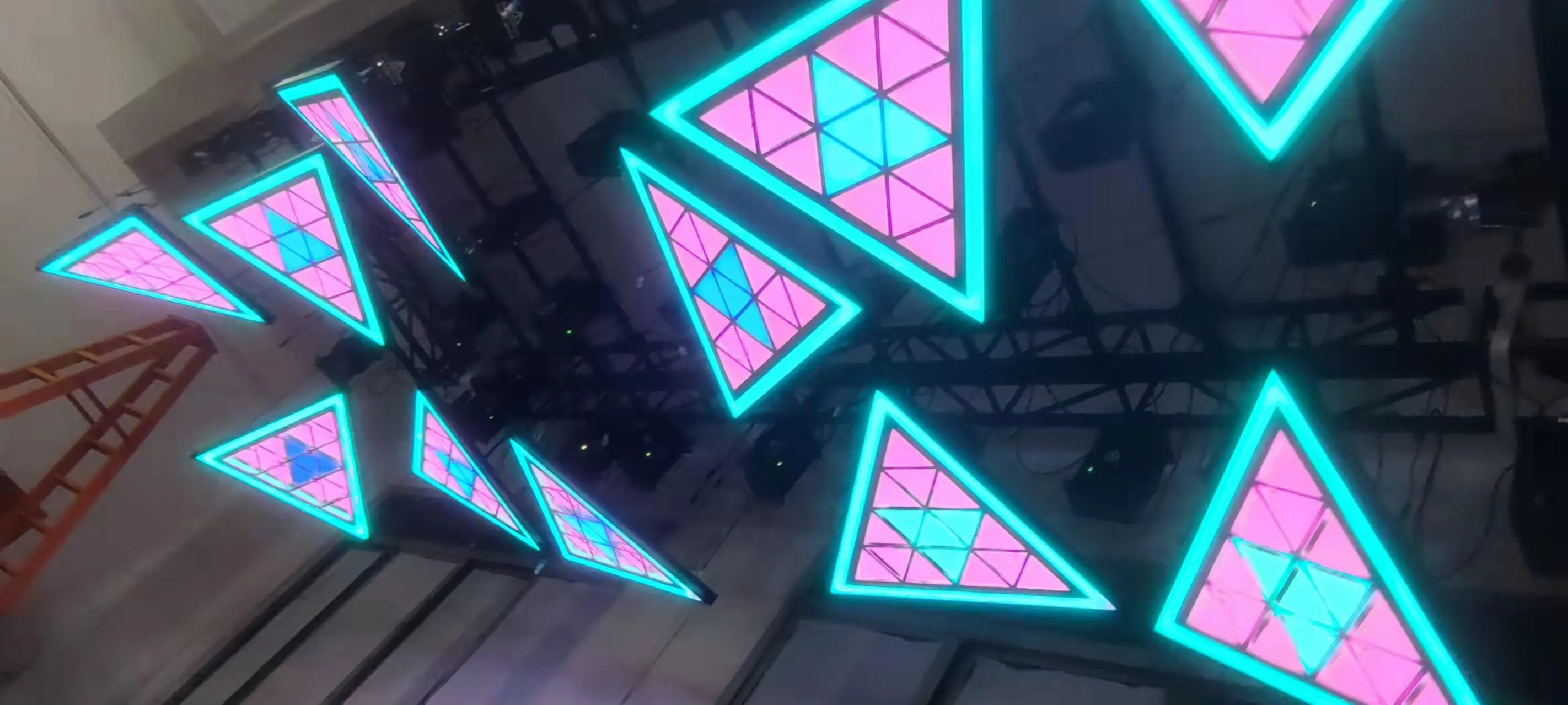 Dmx Matrix Led Lifting Triangle Effect Light For Stage Show Conference Event - Buy Dmx Winch Led ...