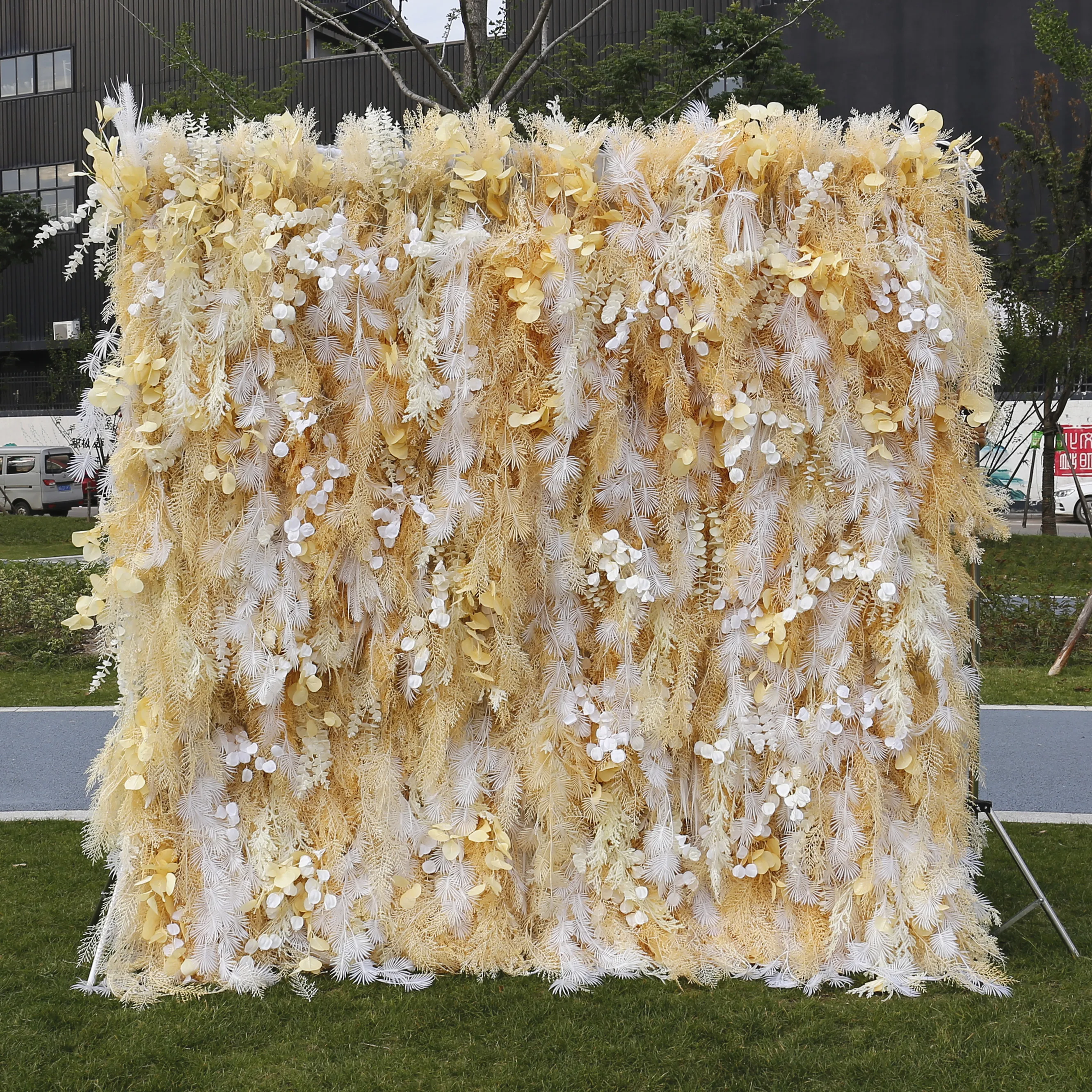 White Feather Wall Backdrop Wedding Wall Artificial Flowers Panel Roll ...