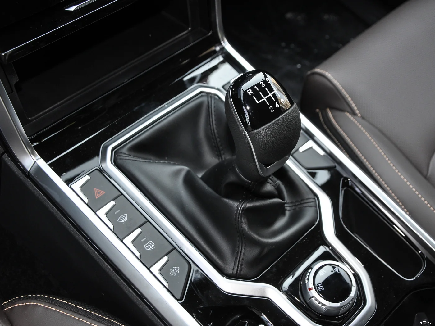 The New Jac T9 Diesel Engine Left-hand Pickup 4x4,With A Double Cabin ...