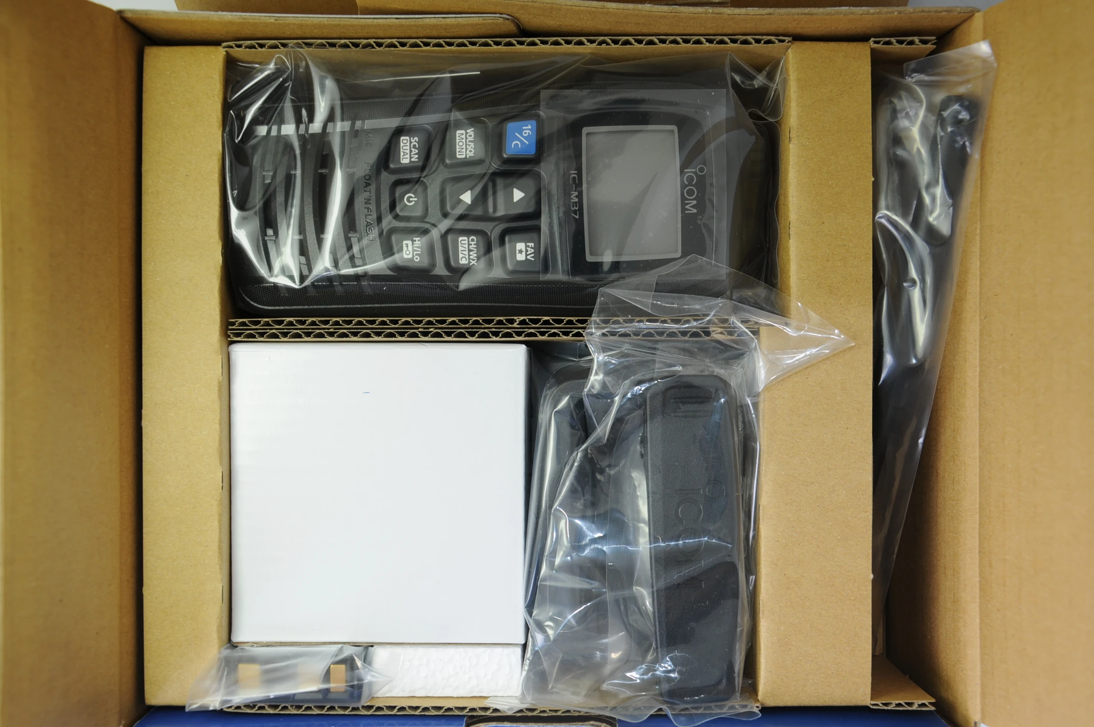 Icom Ic-m37 Vhf Transceiver Marine Boat Two Way Radio Float Ipx7 Sea ...