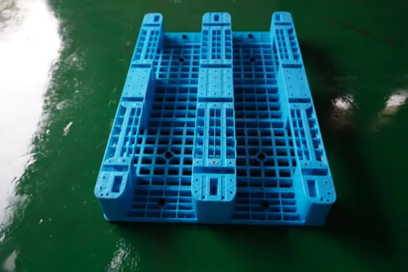 Durable and Eco-Friendly Large Plastic Pallets 1100x1100x150mm