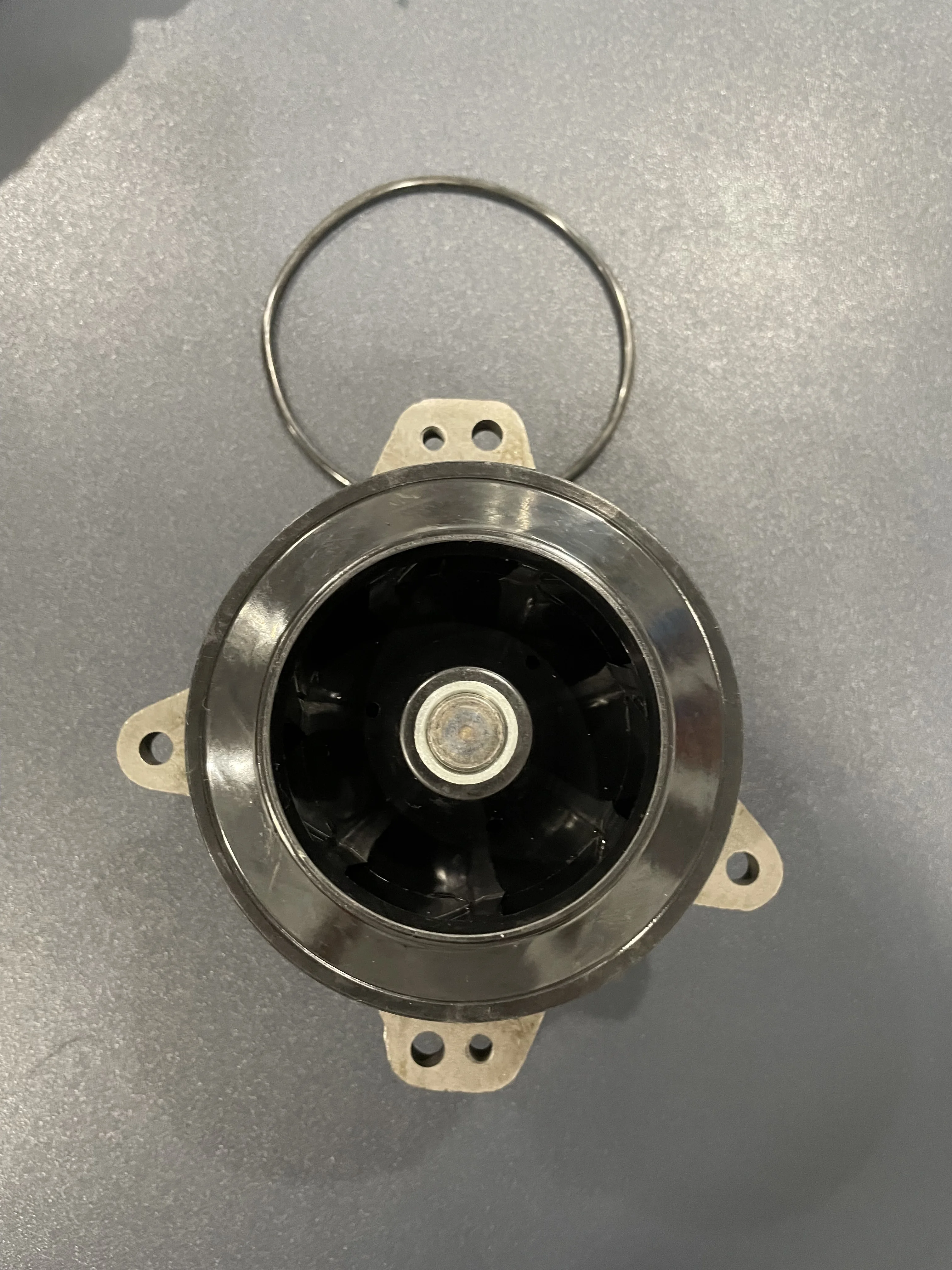 High-Quality Water Pump 500356553 for Iveco Stralis & Trakker Trucks ...