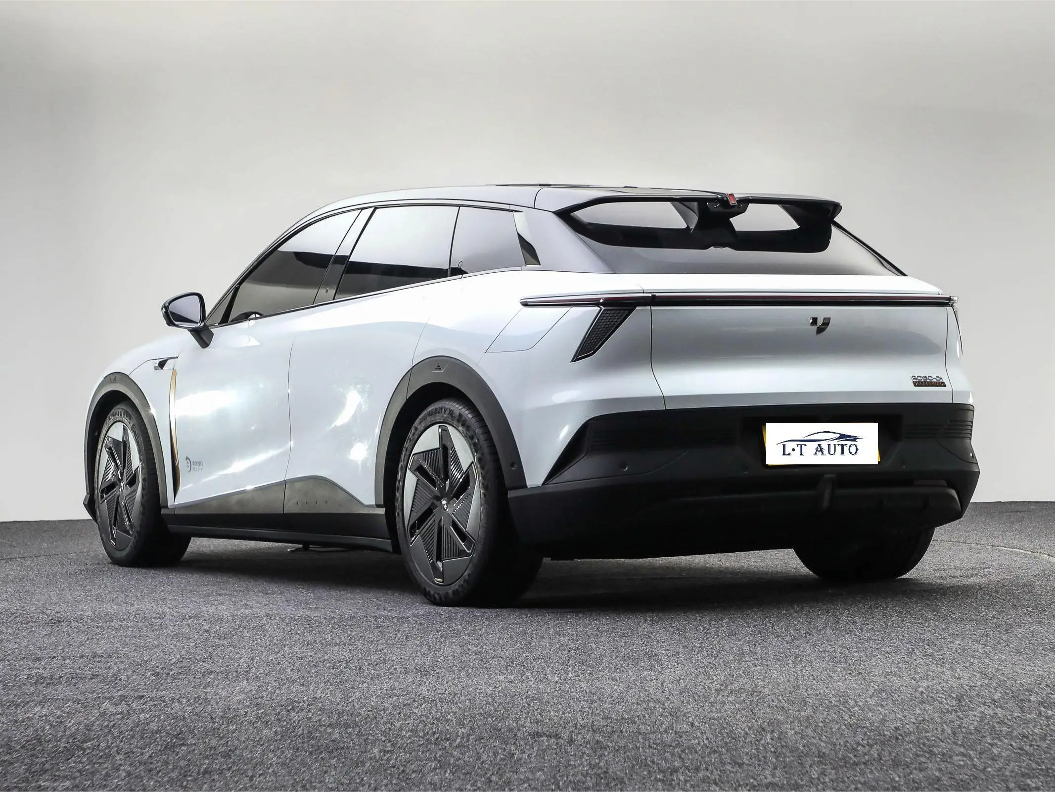 Geely Jiyue 01 Electric SUV - Dual Motor 4WD Luxury AI Car